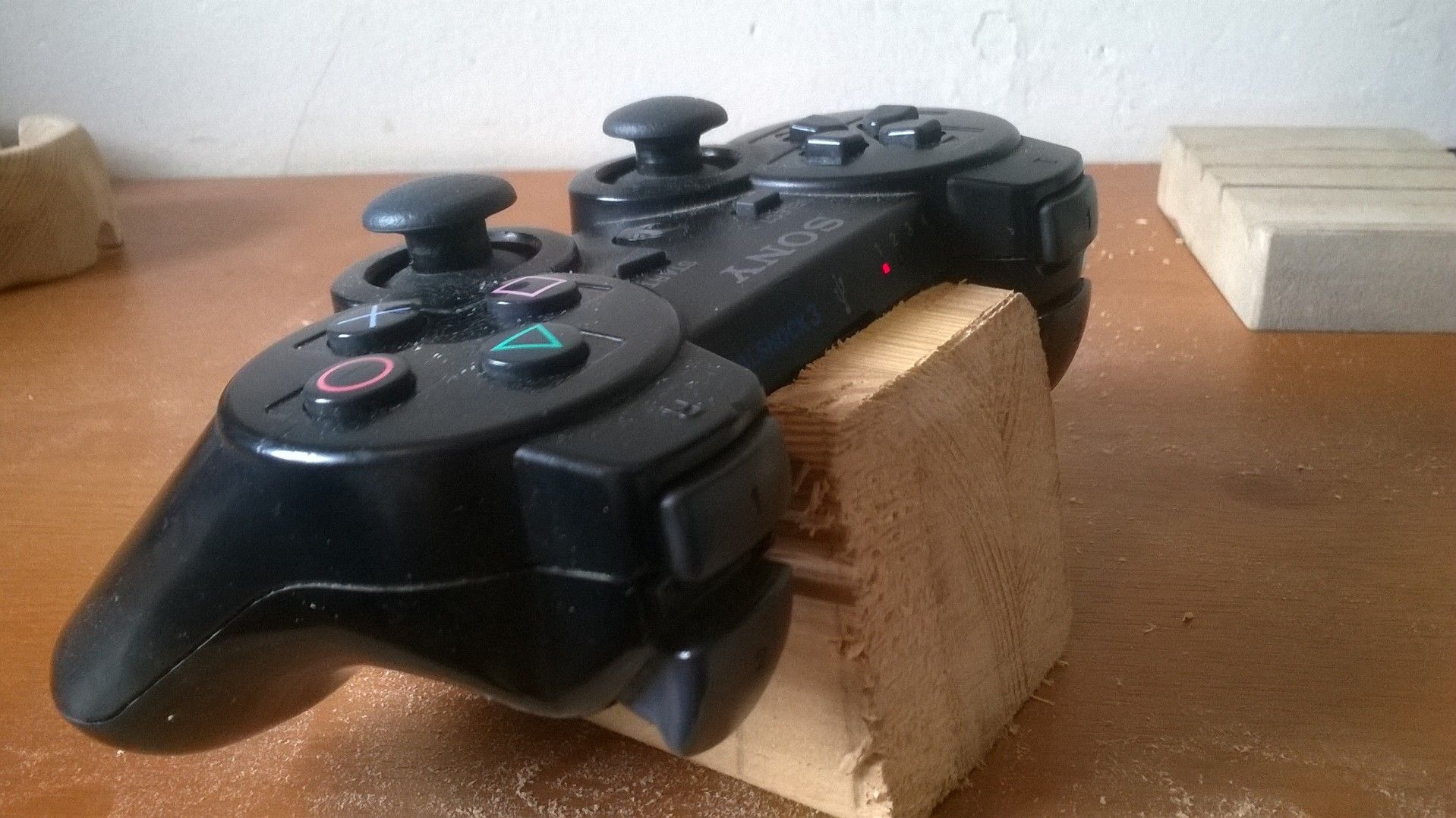 PS3 Controller Docking Station : 10 Steps (with Pictures) - Instructables