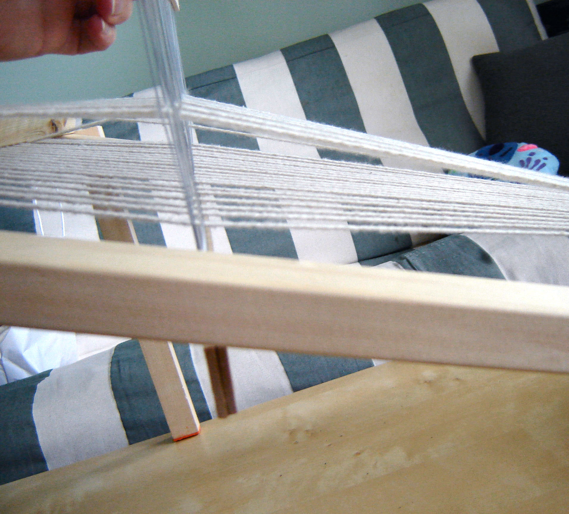 How to Weave on a Frame Loom : 8 Steps (with Pictures) - Instructables