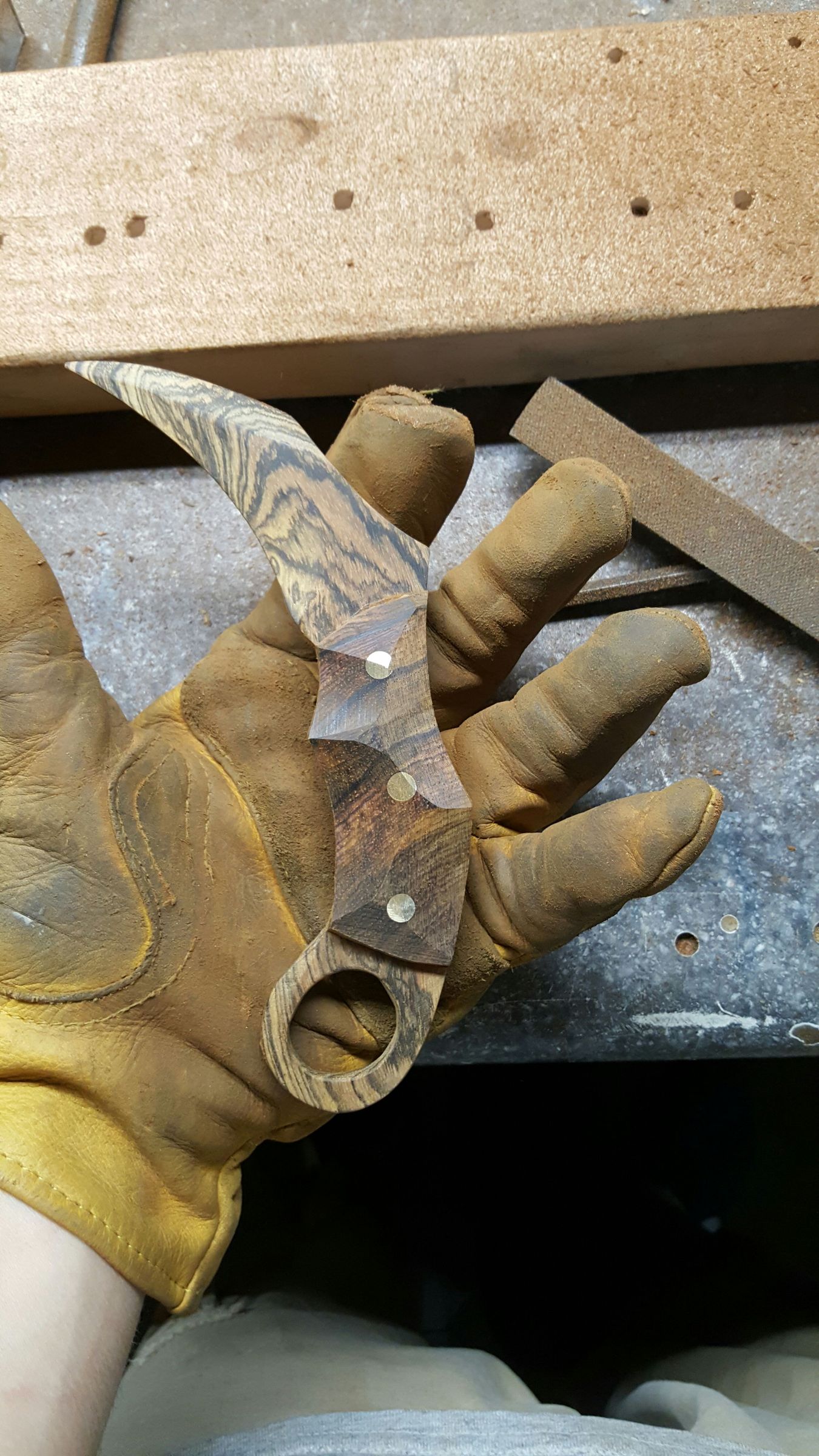Training Karambit : 6 Steps (with Pictures) - Instructables