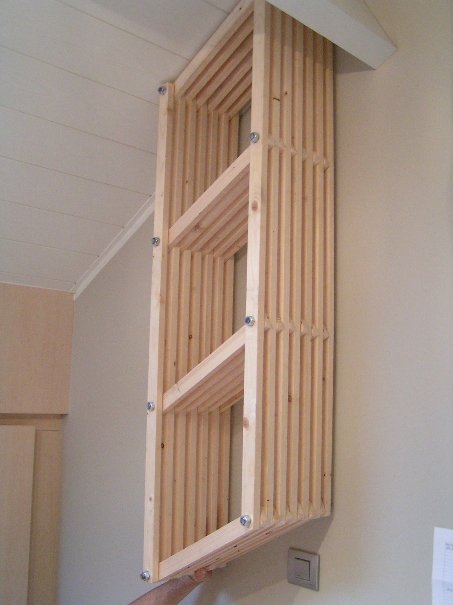 Adjustable Bookshelf for Angled Walls (with Pictures) - Instructables
