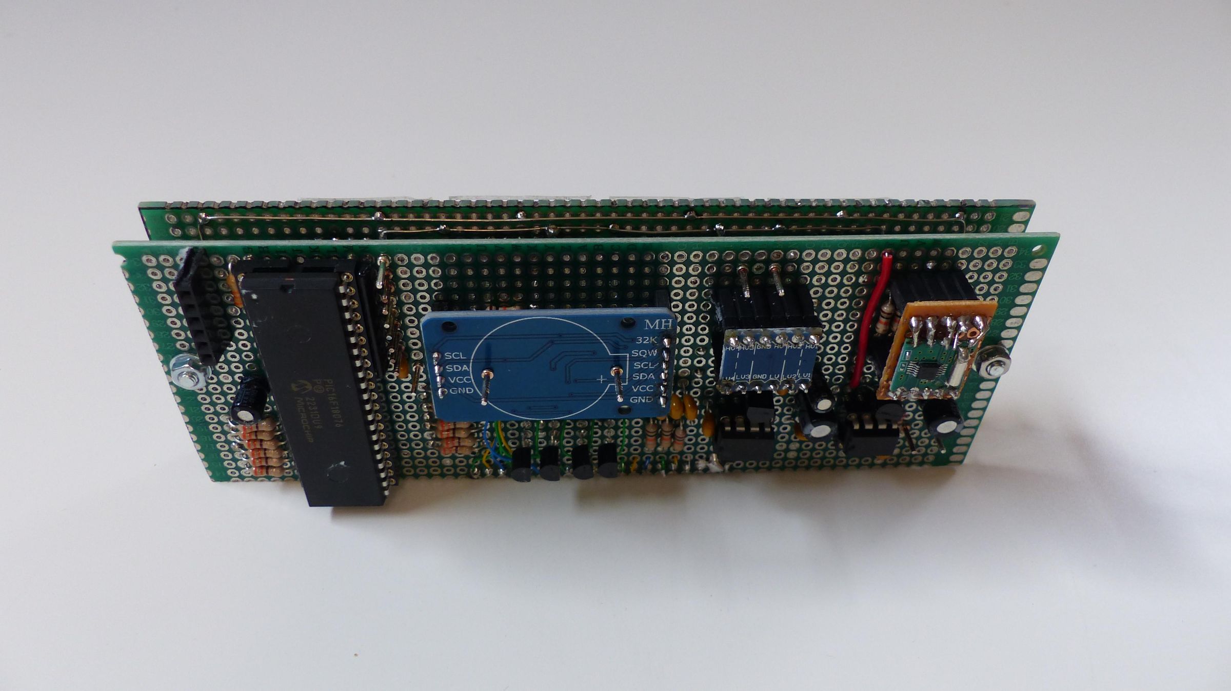 DIY Digital Alarm Clock With FM Radio : 4 Steps (with Pictures ...