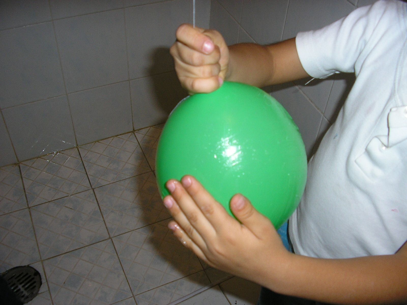 How to Make a Pinata : 5 Steps (with Pictures) - Instructables