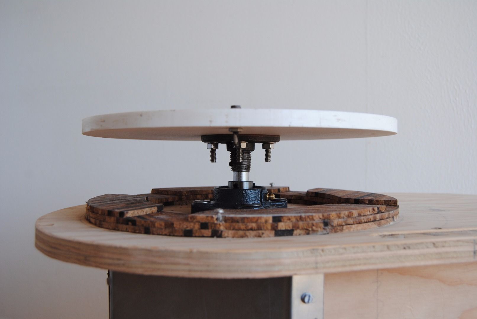 Potter's Wheel: Treadmill Motor : 5 Steps (with Pictures) - Instructables