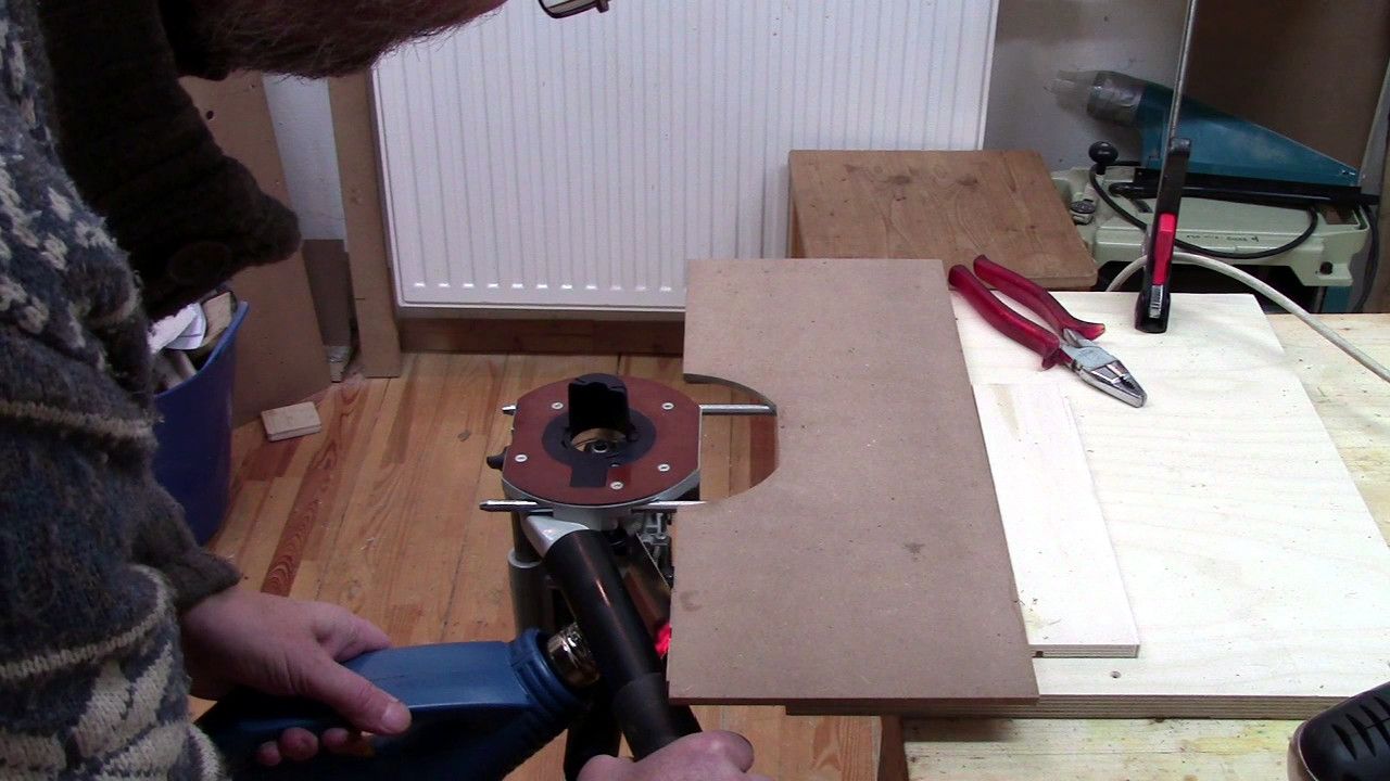 Mini Router Table With the Simplest Router Lift Ever : 12 Steps (with ...