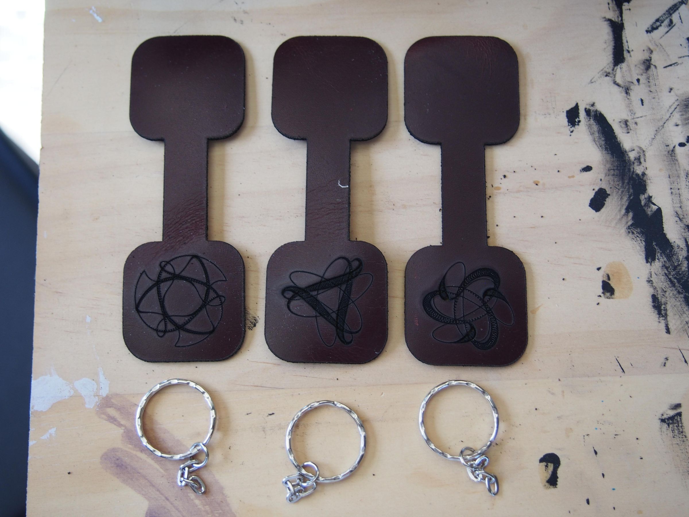Magnetic Wood and Leather Keychain Organiser : 7 Steps (with Pictures ...