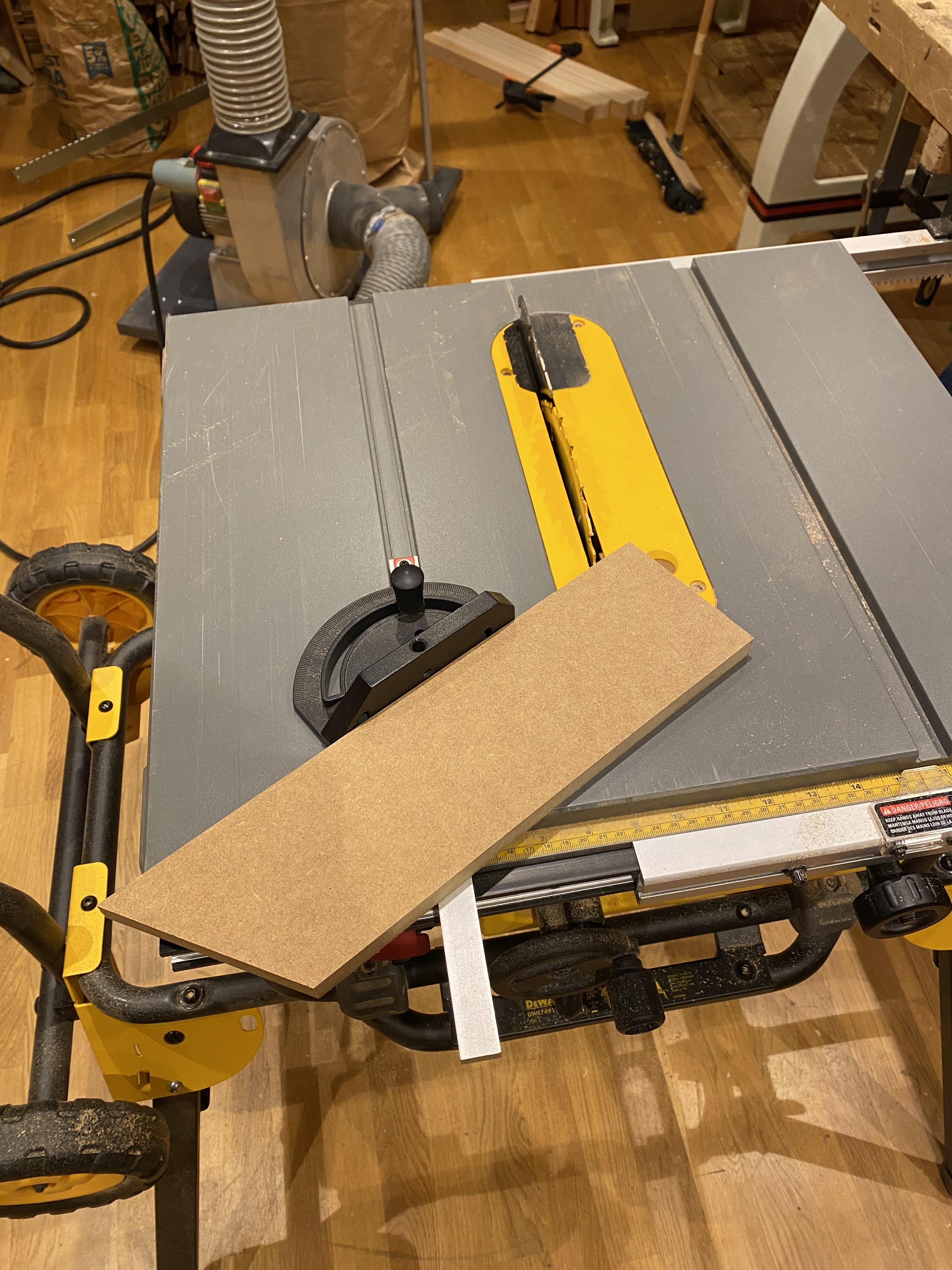 Circular Table Re-Design (Three to Single Leg) : 8 Steps (with Pictures ...