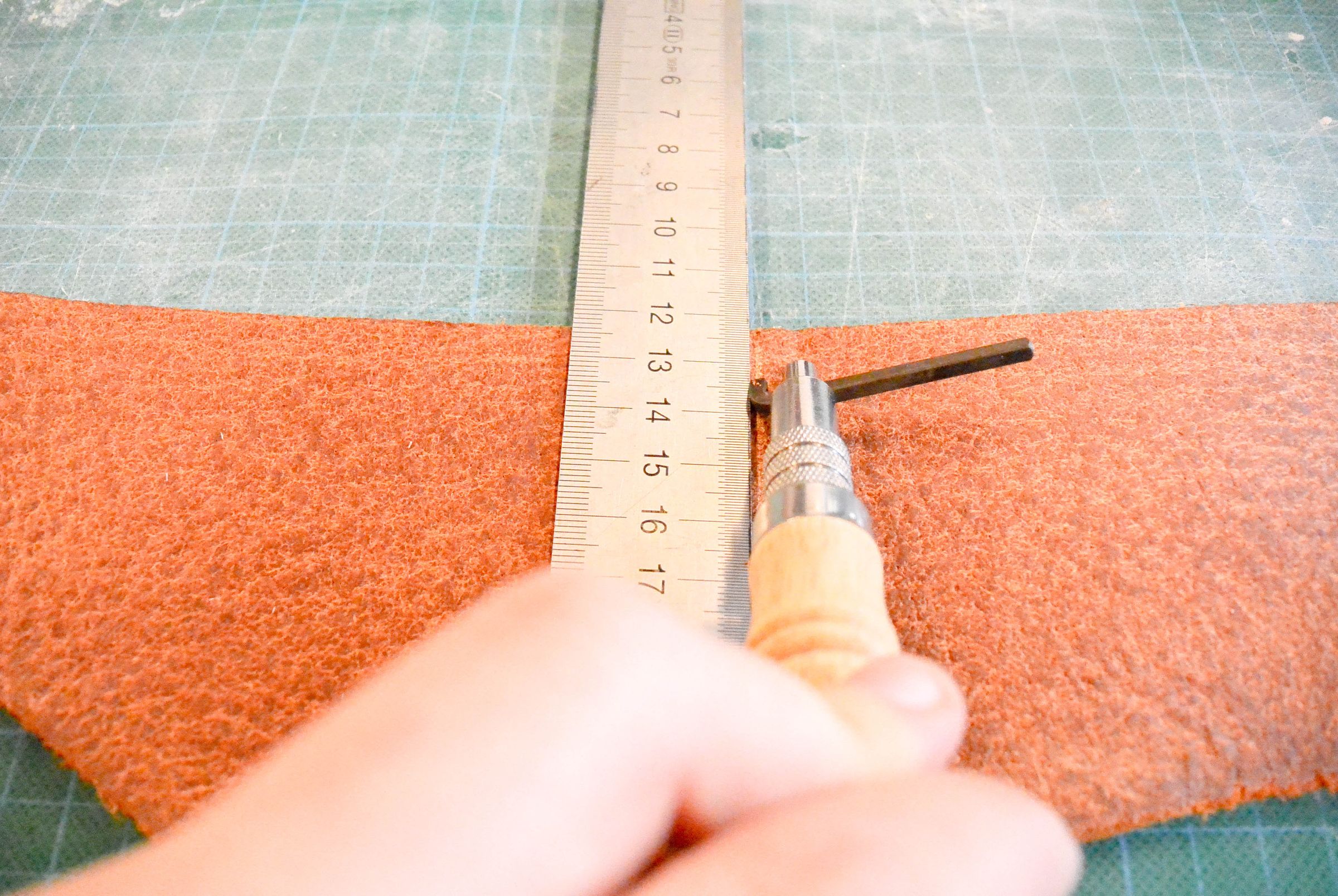 Leather Folding Techniques - Werkplaatsidc : 10 Steps (with Pictures ...