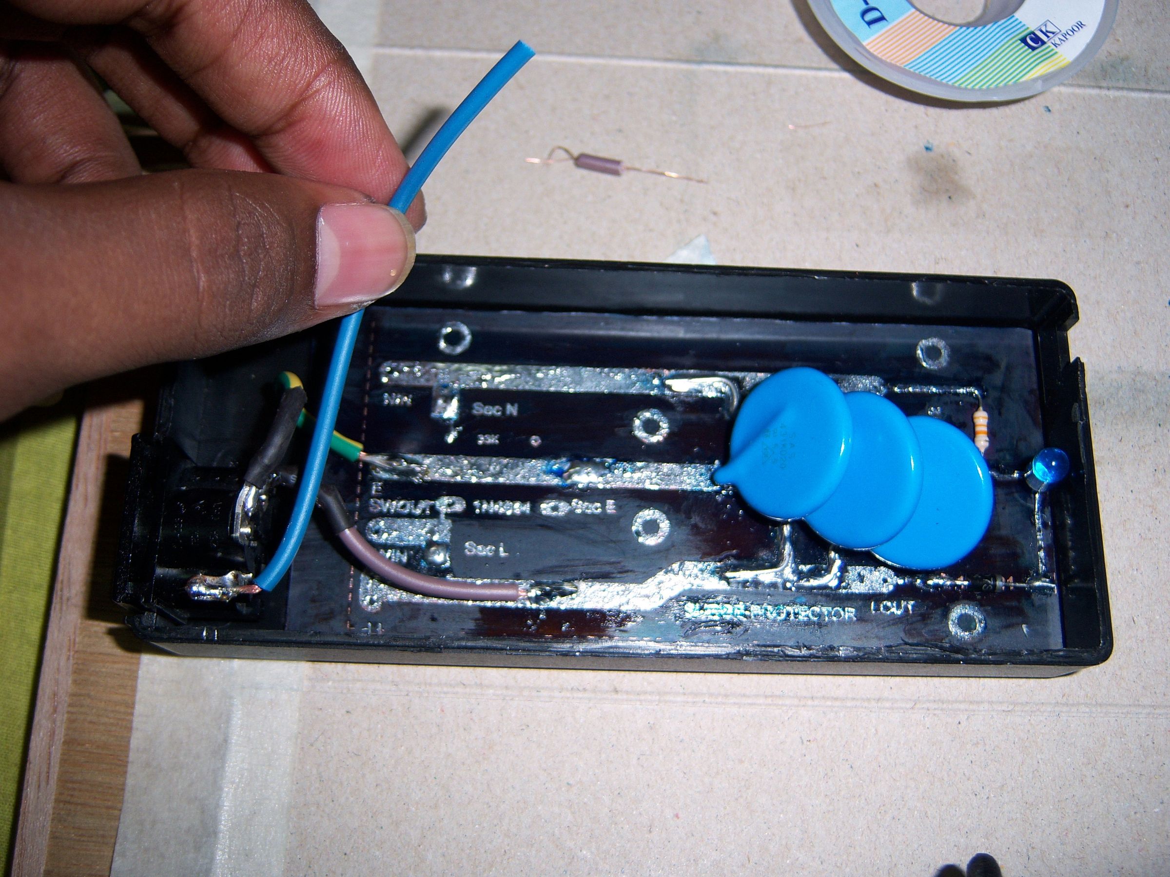 In-line Laptop Surge Protector With an Outlet : 6 Steps (with Pictures ...