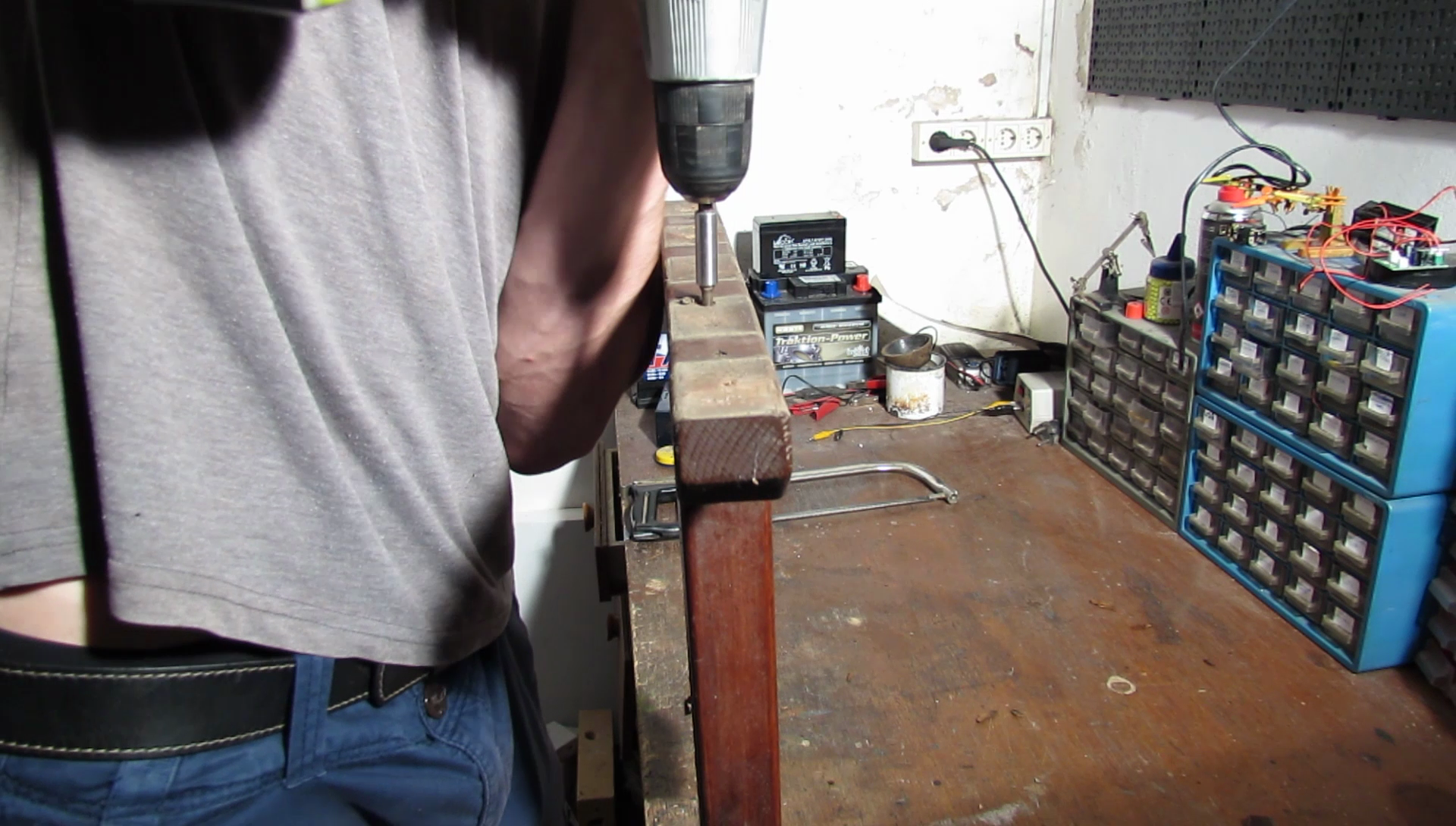 Fix a Broken Wooden Chair - FIX IT YOURSELF : 4 Steps (with Pictures ...