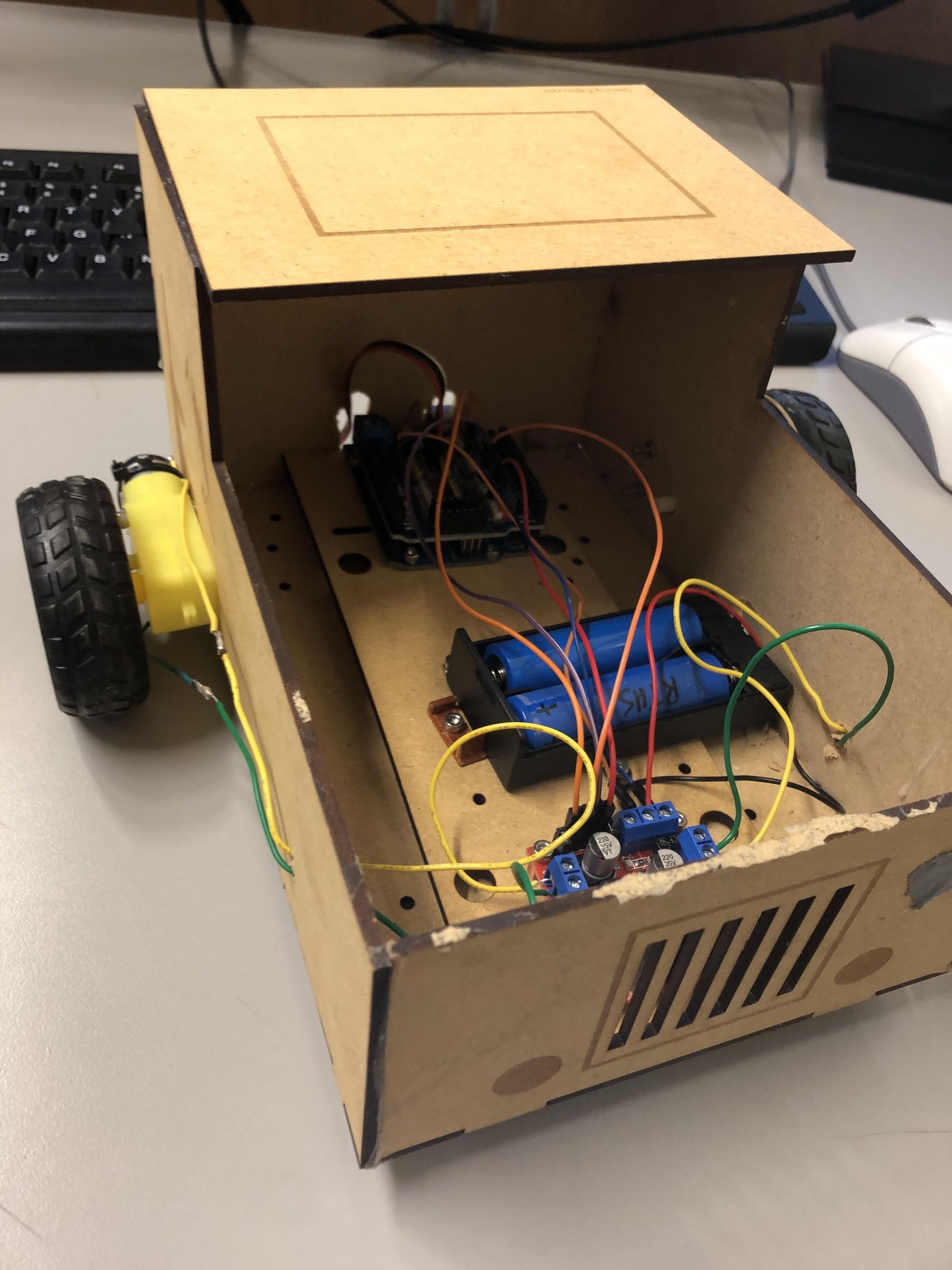 TBB Tractor Robot With Tractor Scoop Accessory : 6 Steps - Instructables