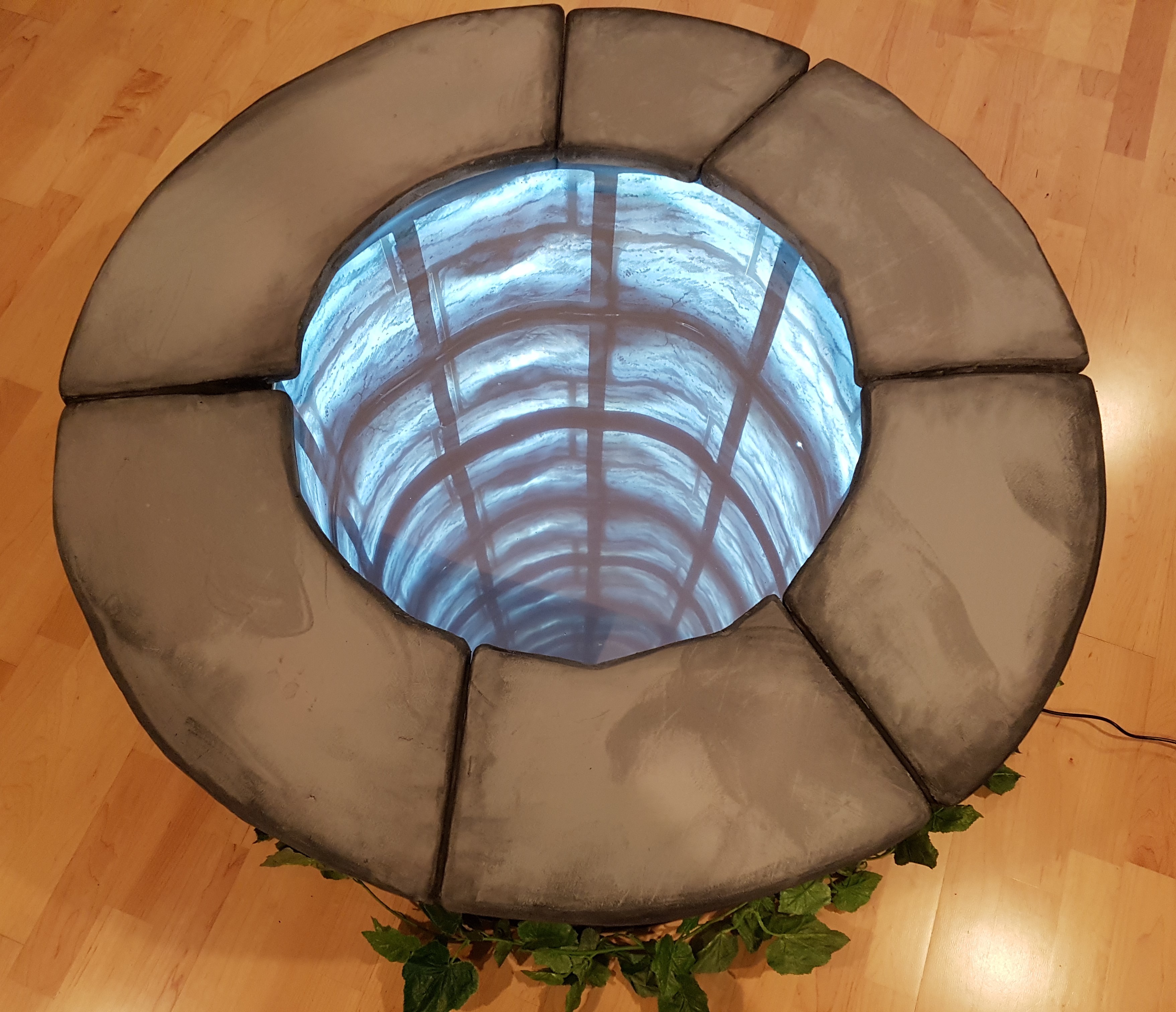 Bottomless Well Decoration : 7 Steps (with Pictures) - Instructables