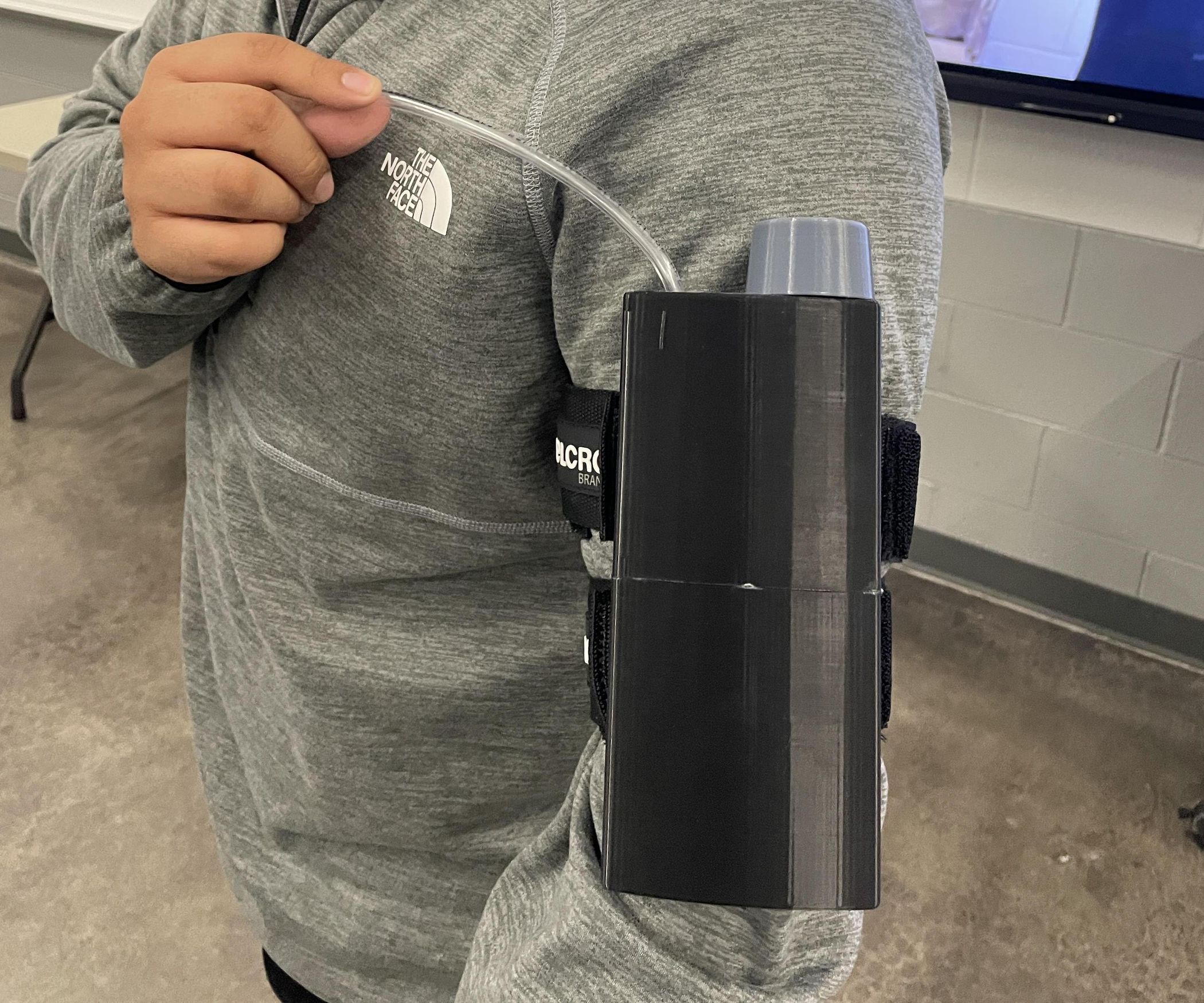 Custom Wearable Water Bottle : 3 Steps - Instructables