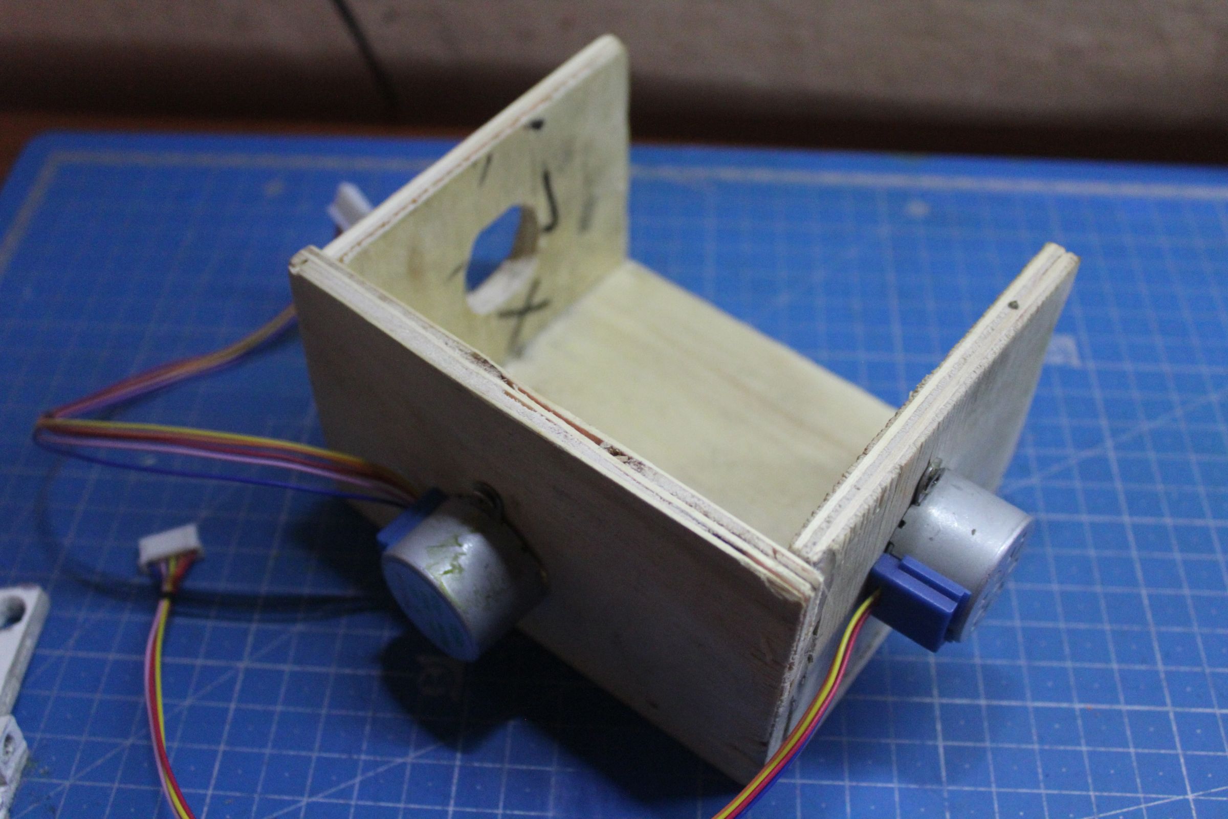 Cheap and Simple Arduino Eggbot : 7 Steps (with Pictures) - Instructables