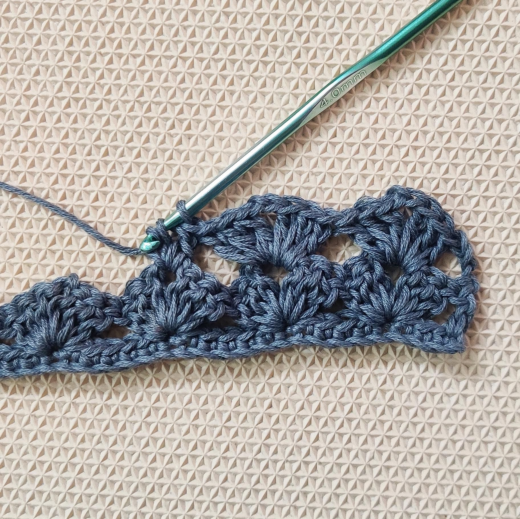 Easy Crochet Table Runner Pattern With Shell Stitch : 6 Steps (with ...