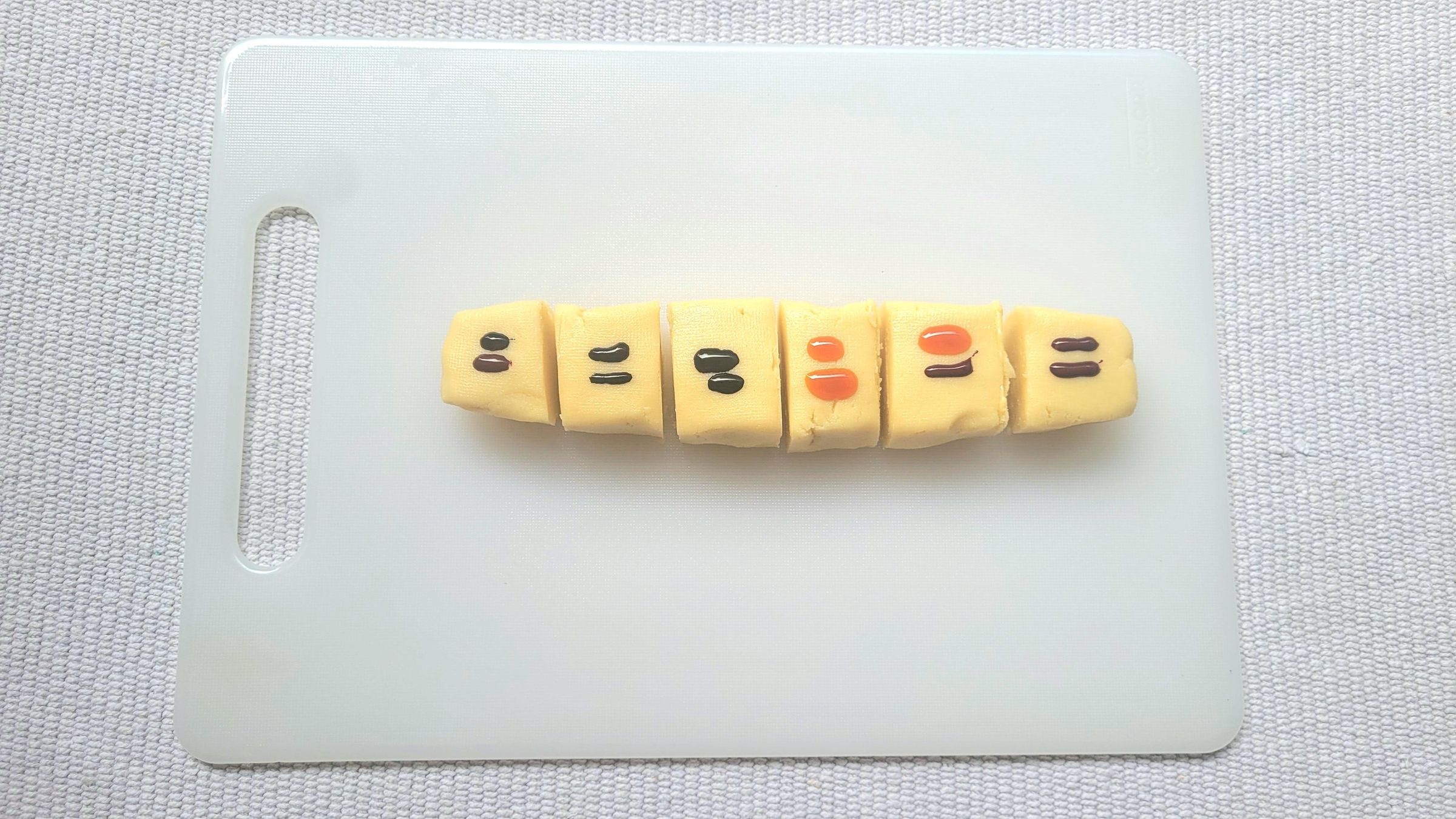 Weaved Rainbow Mooncake Pastry : 16 Steps (with Pictures) - Instructables