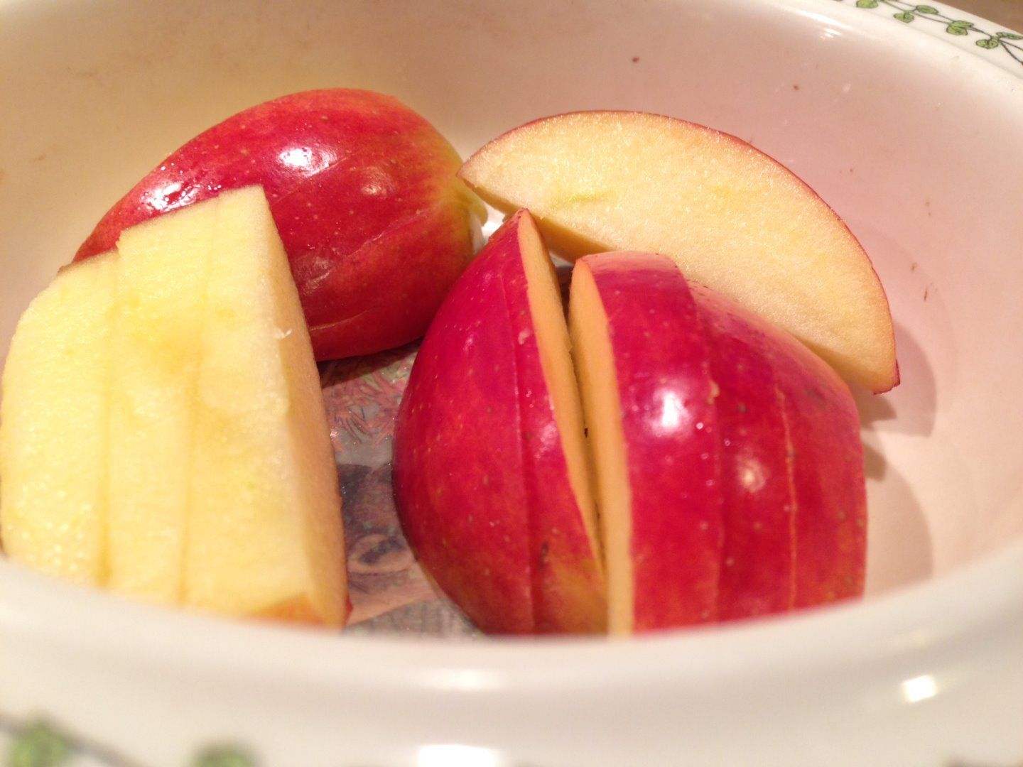 Split an Apple With One Finger! : 3 Steps - Instructables