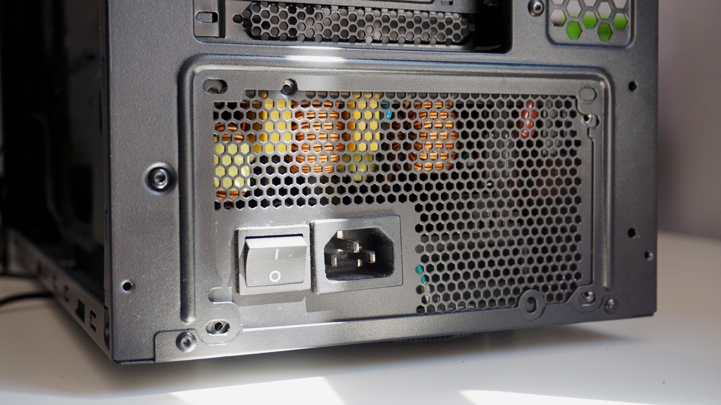 What Is a PC Power Supply? : 7 Steps - Instructables