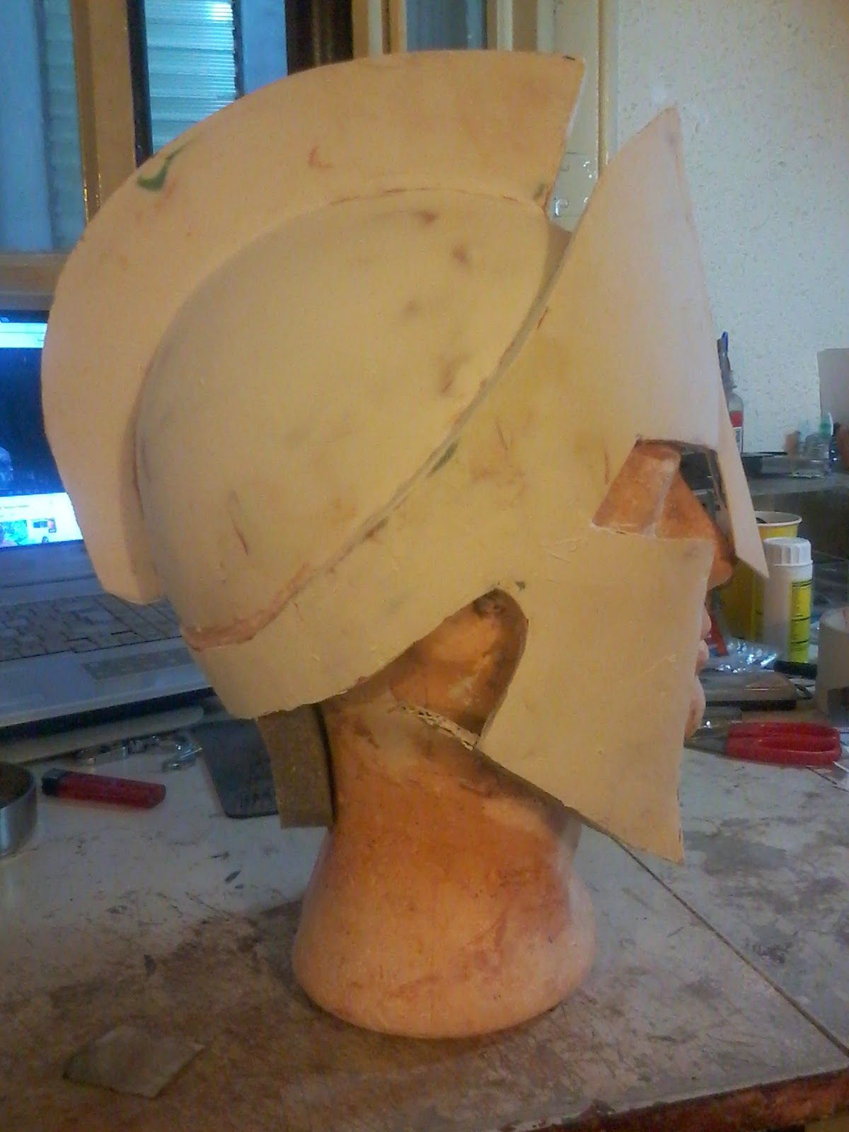 Leonidas Helmet 300 1:1 Por PropDivision : 5 Steps - Instructables