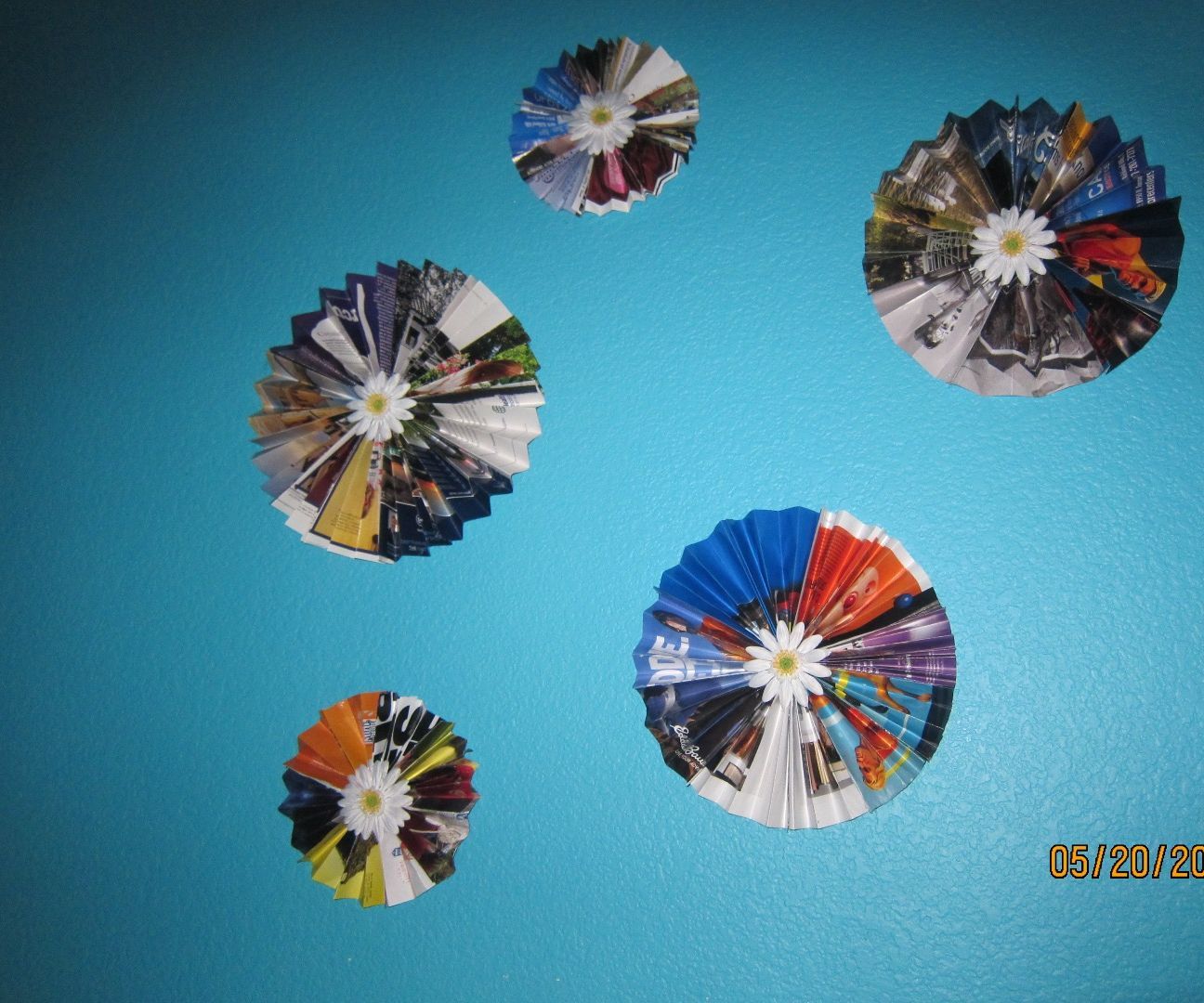 DIY Magazine Wall Decor :) : 5 Steps - Instructables
