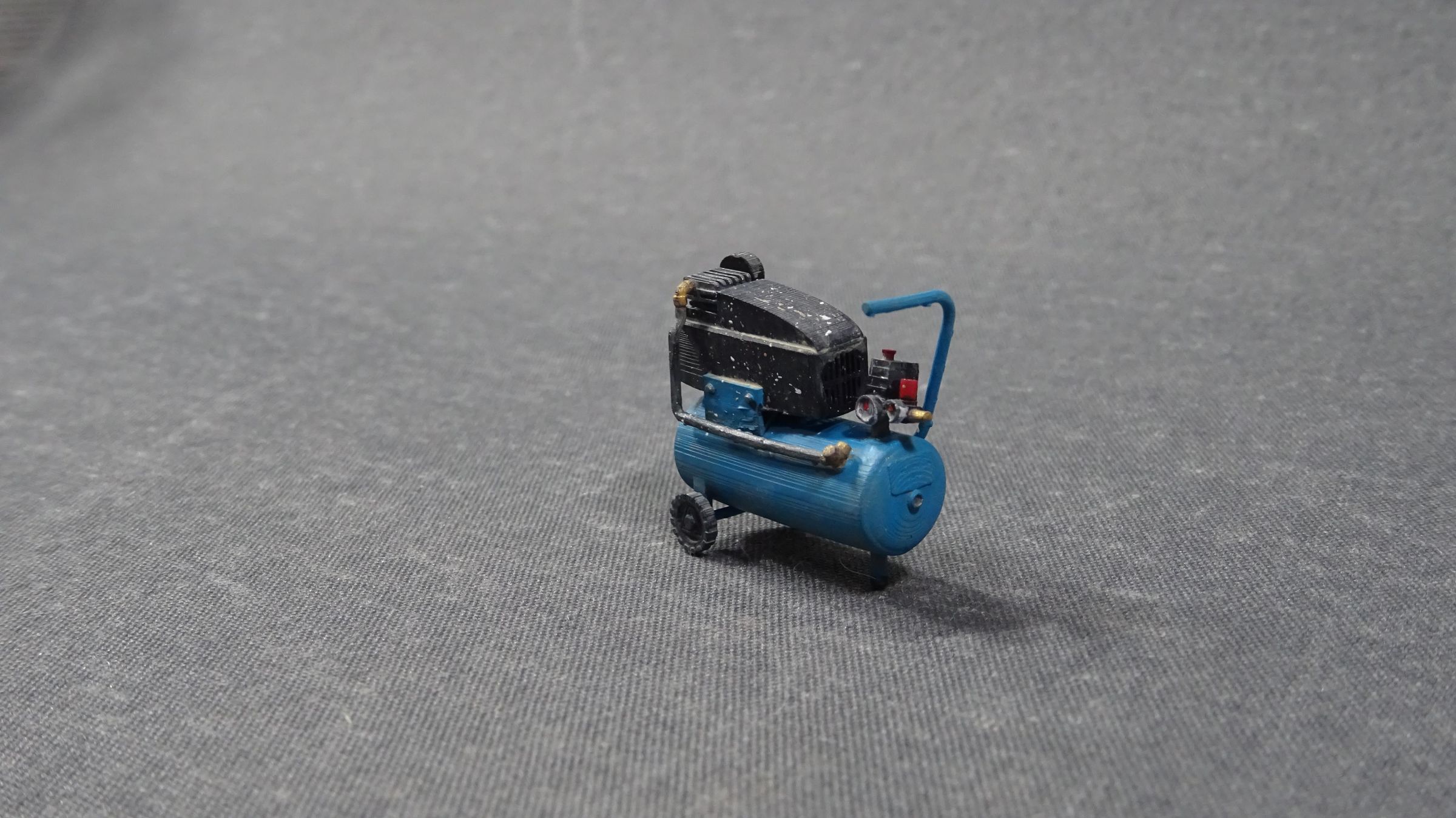 Mini Air Compressor / Mini Compresor De Aire : 3 Steps (with Pictures ...