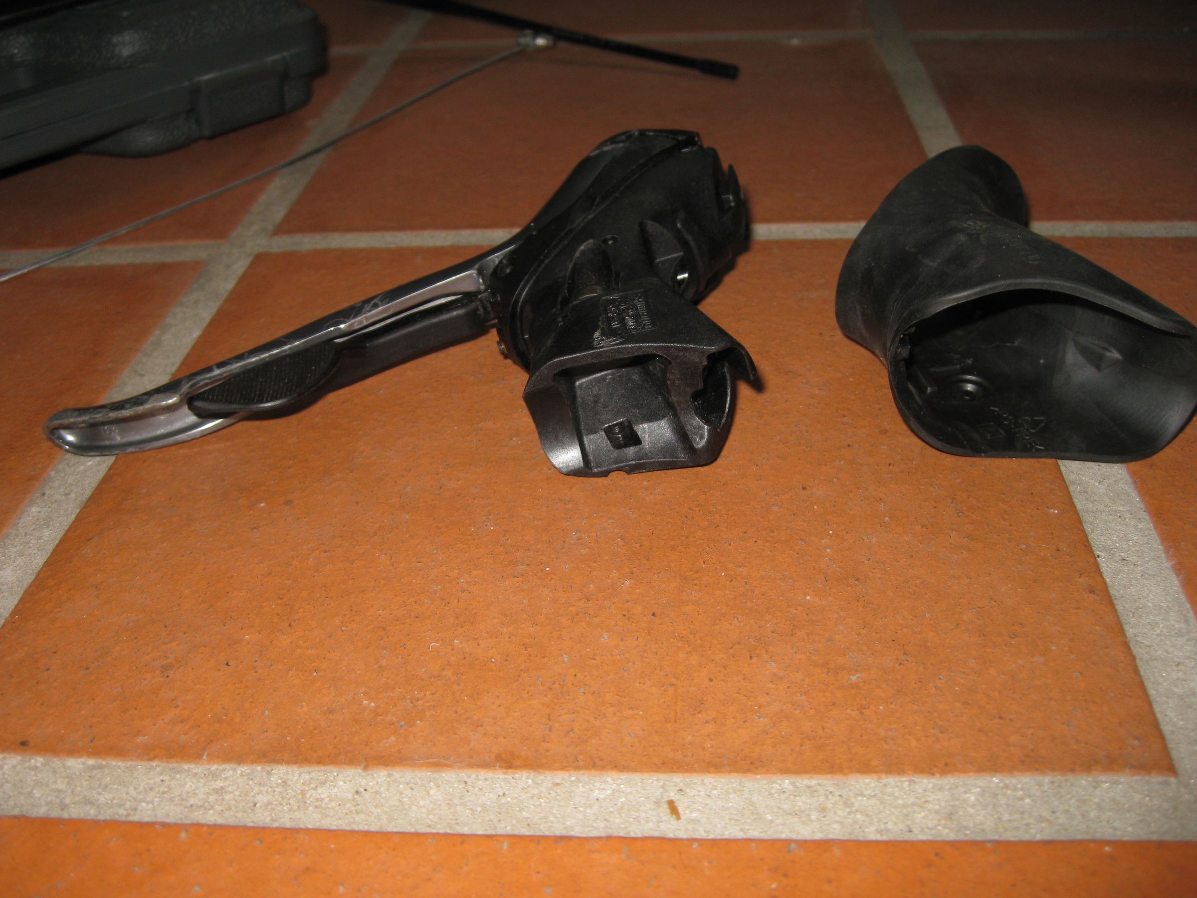 How to Thoroughly Destroy a Shimano 105 STI 5600 Flight Deck Left ...