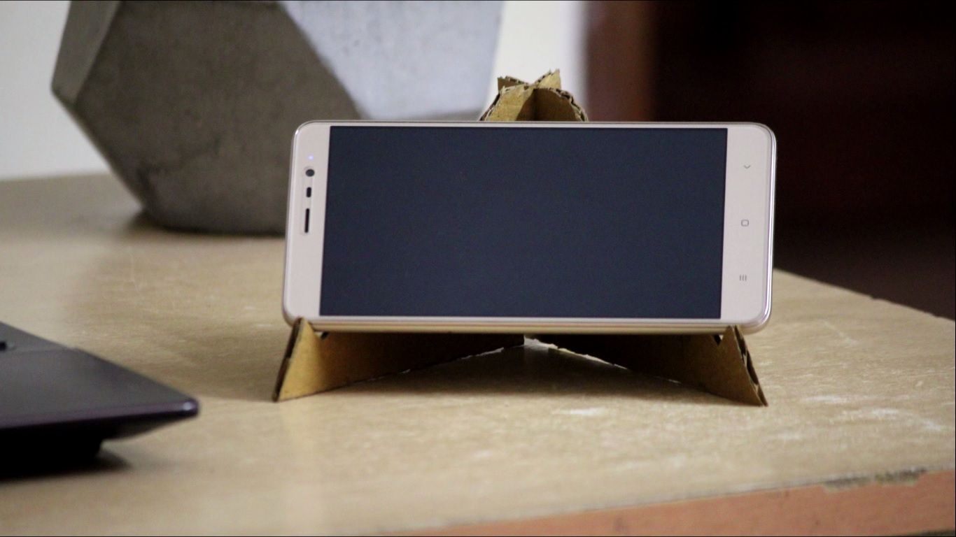 DIY Cardboard Mobile Stand : 9 Steps (with Pictures) - Instructables