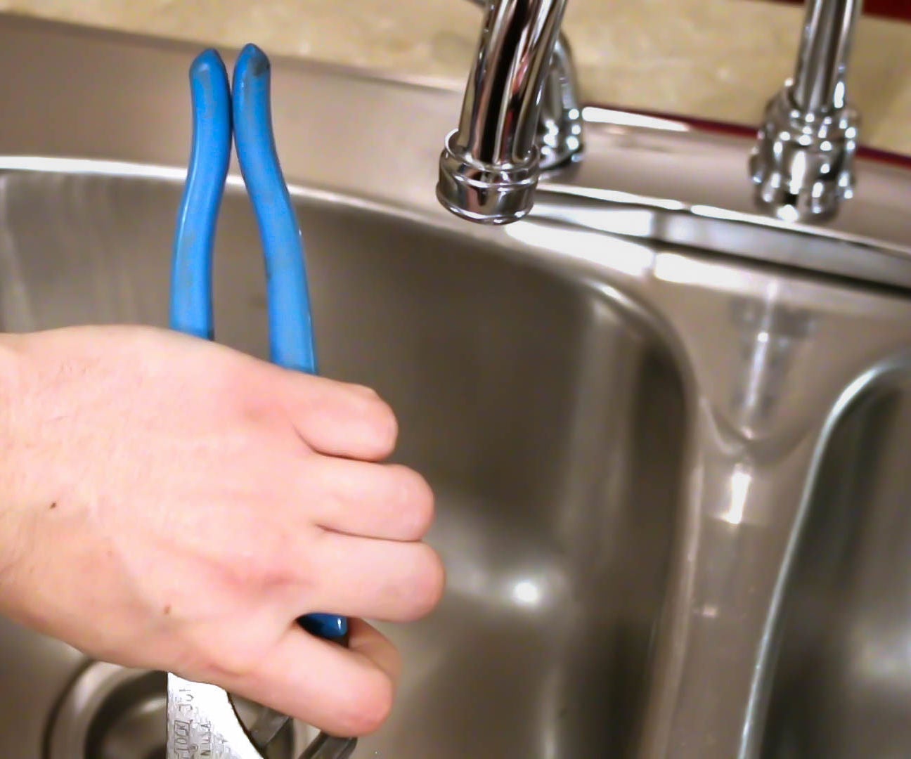 The ULTIMATE Plumbing Tricks Guide (15+ Tricks) : 14 Steps (with Pictures) - Instructables