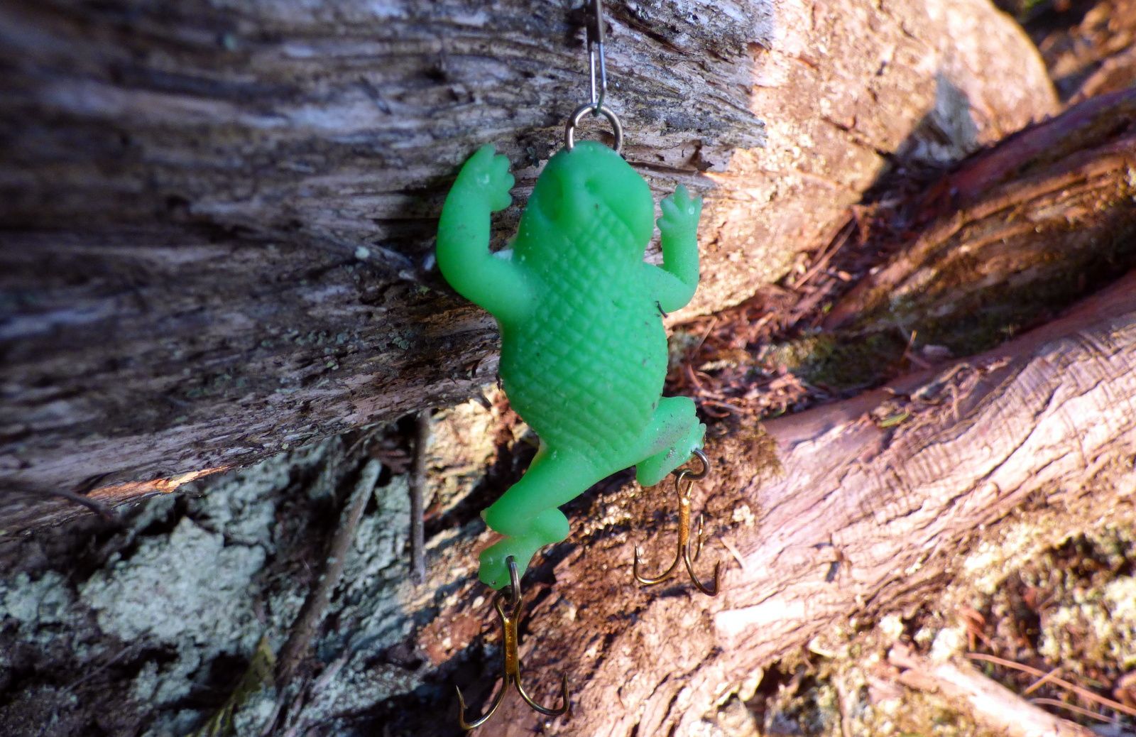 How to Make Your Own Fishing Lure and How to Make It Glow : 5 Steps ...