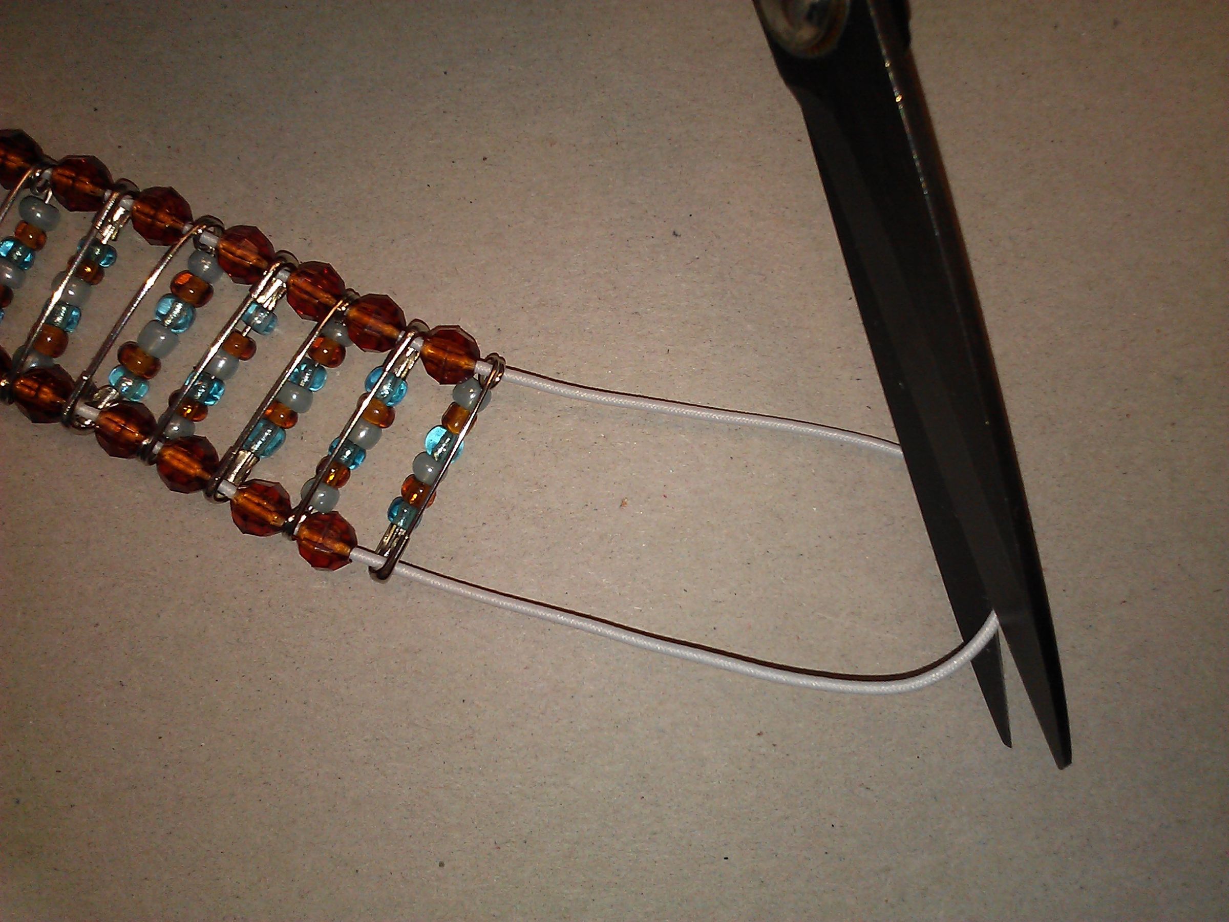 Safety Pin Bracelet : 10 Steps - Instructables