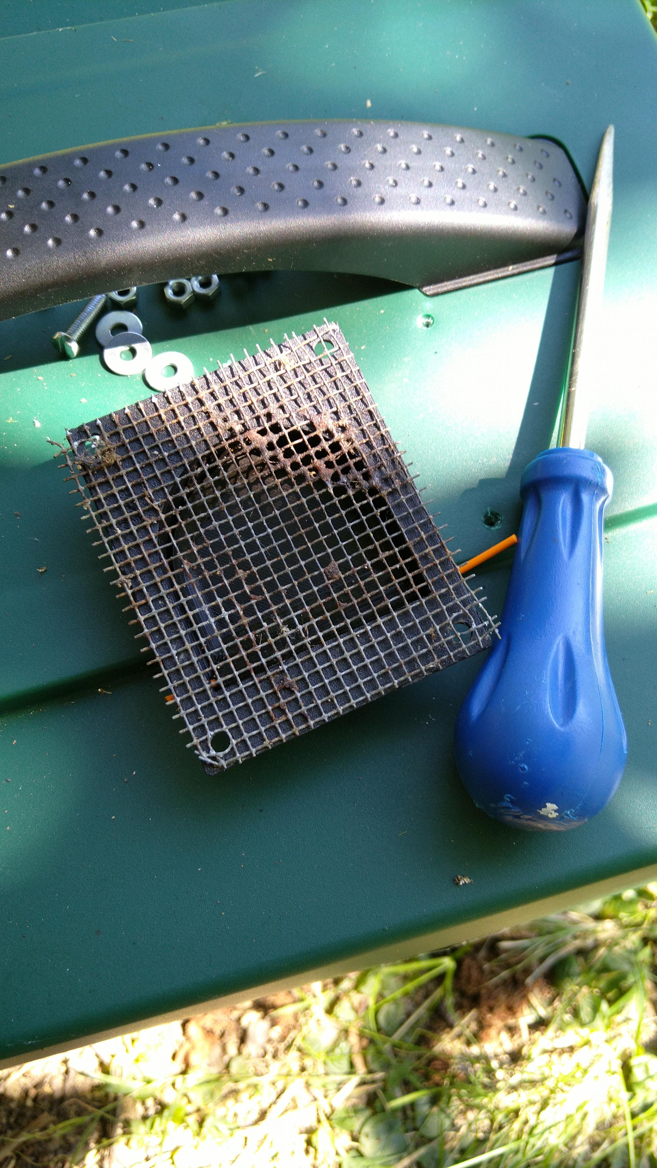 Grass Catcher Full Indicator : 3 Steps (with Pictures) - Instructables