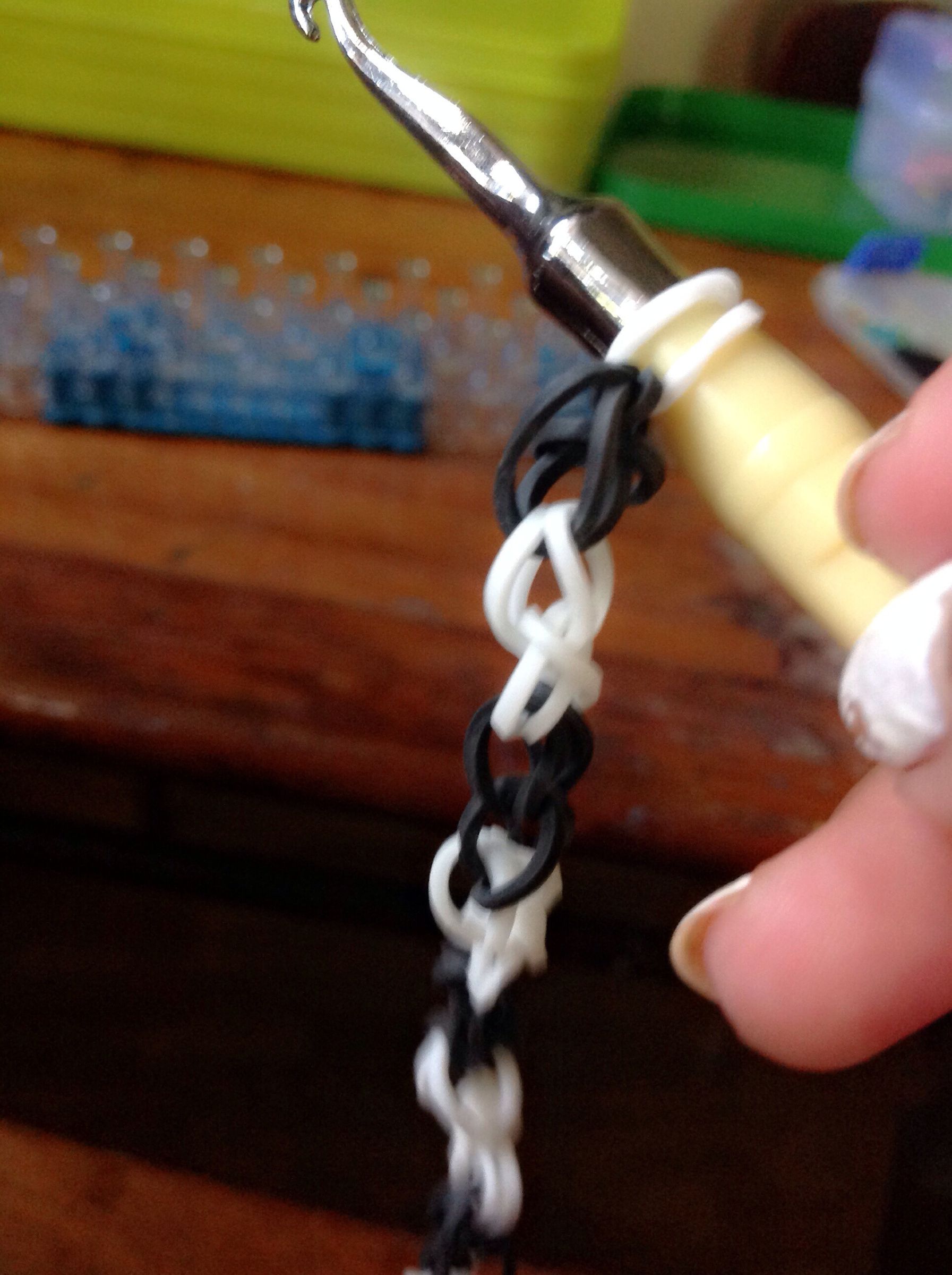 Rainbow Loom: Single Chain Bracelet : 5 Steps - Instructables