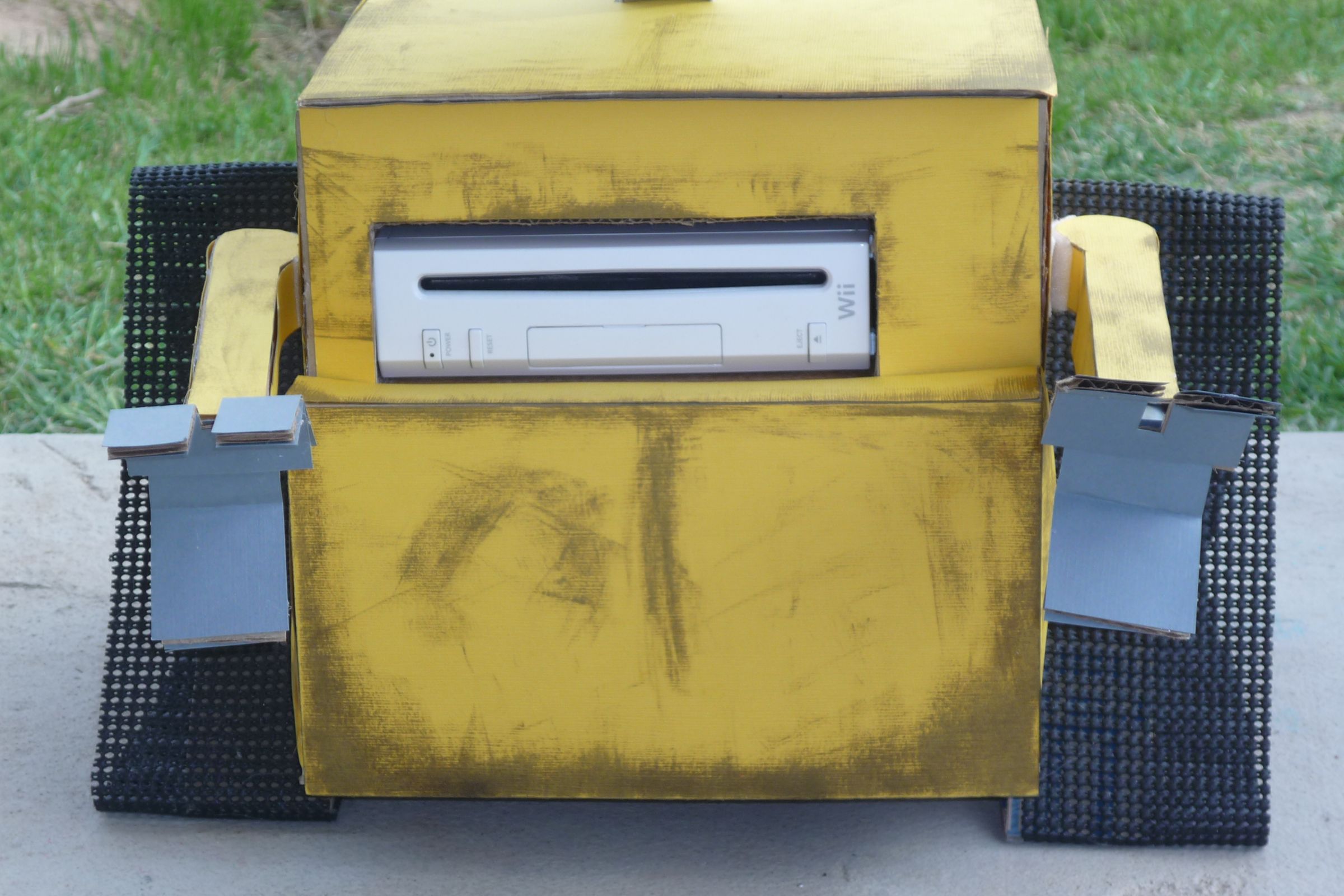 WII WALL-E! : 11 Steps (with Pictures) - Instructables