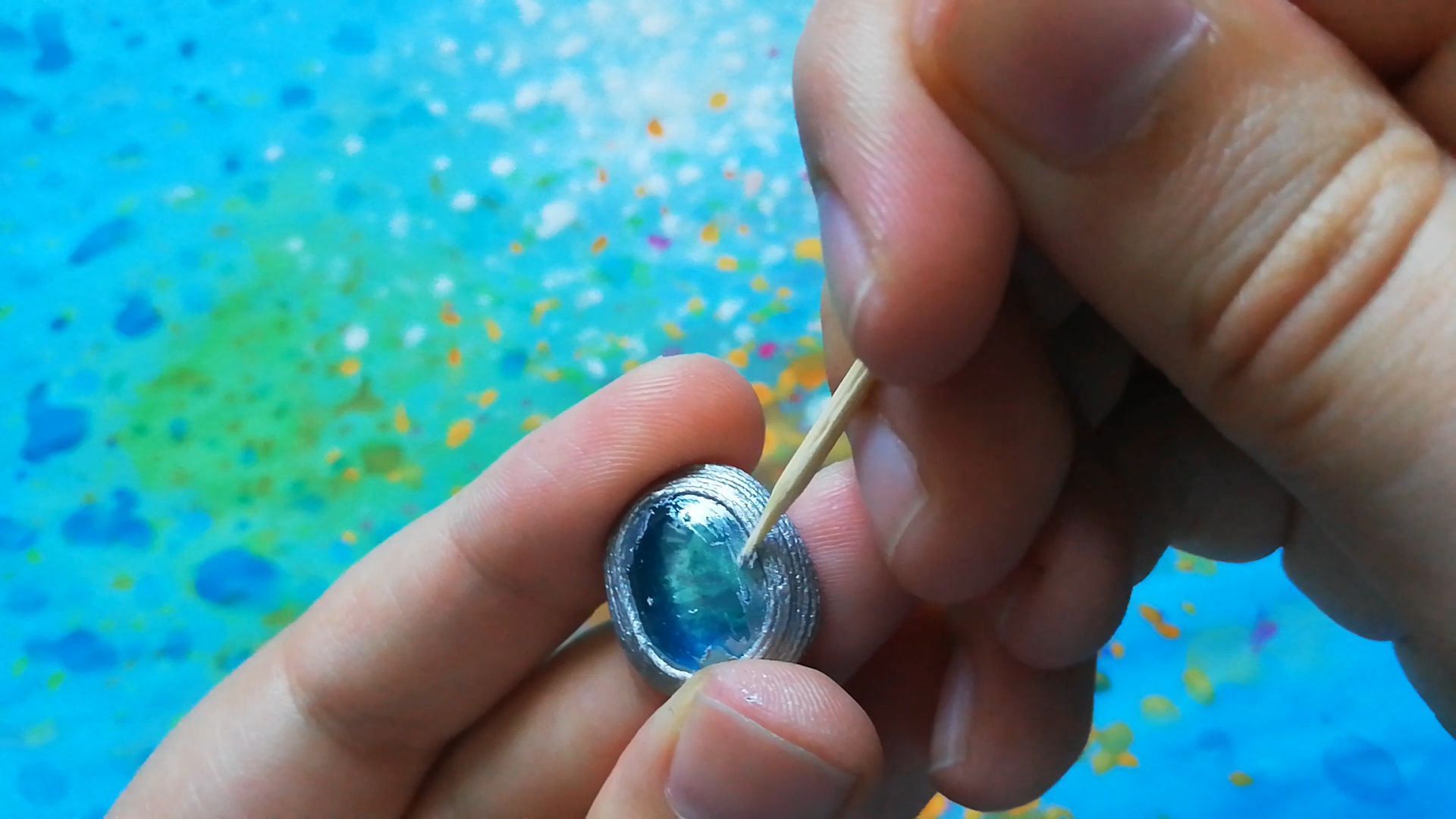 Holographic Gemstones From CDs : 9 Steps (with Pictures) - Instructables
