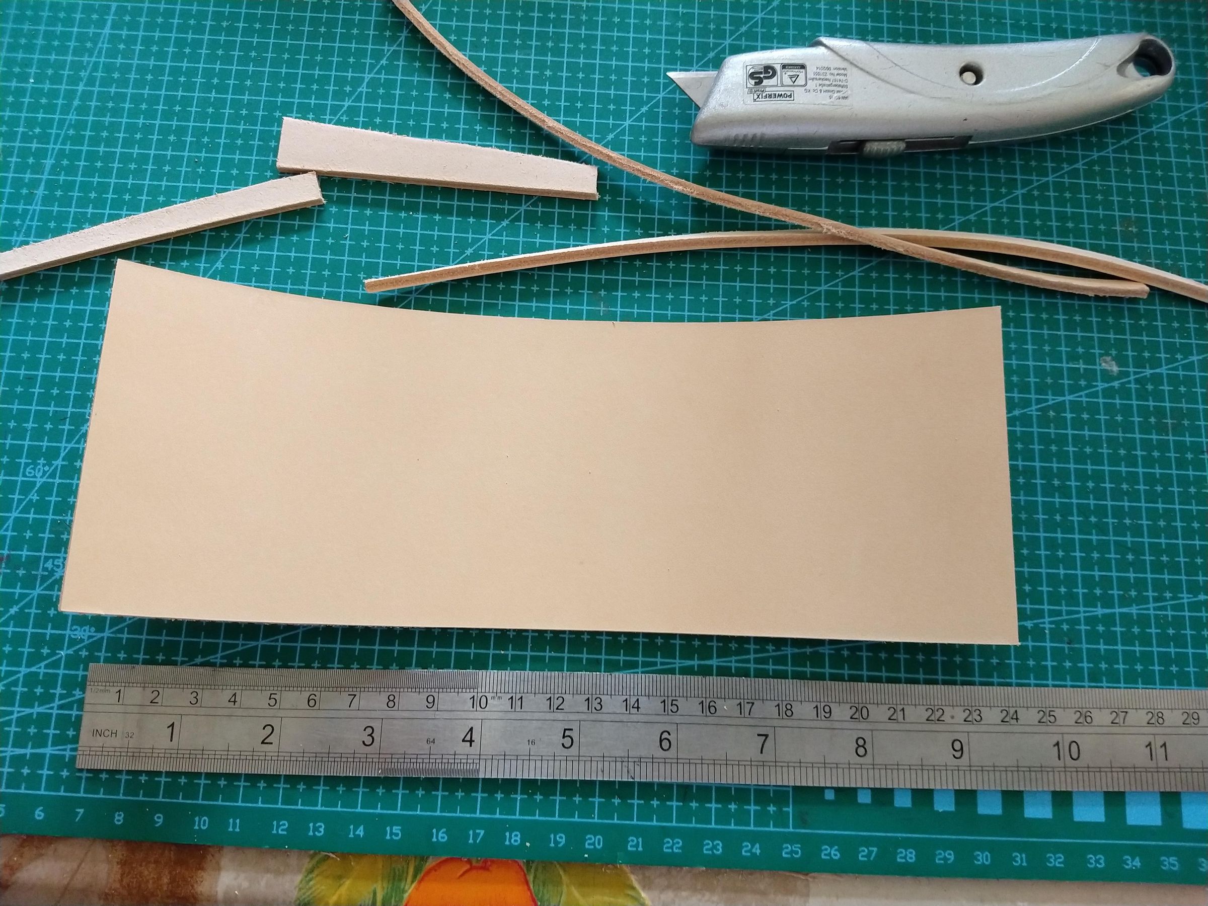 Leather Scroll Cell / Mobile Phone Holder : 8 Steps (with Pictures) - Instructables