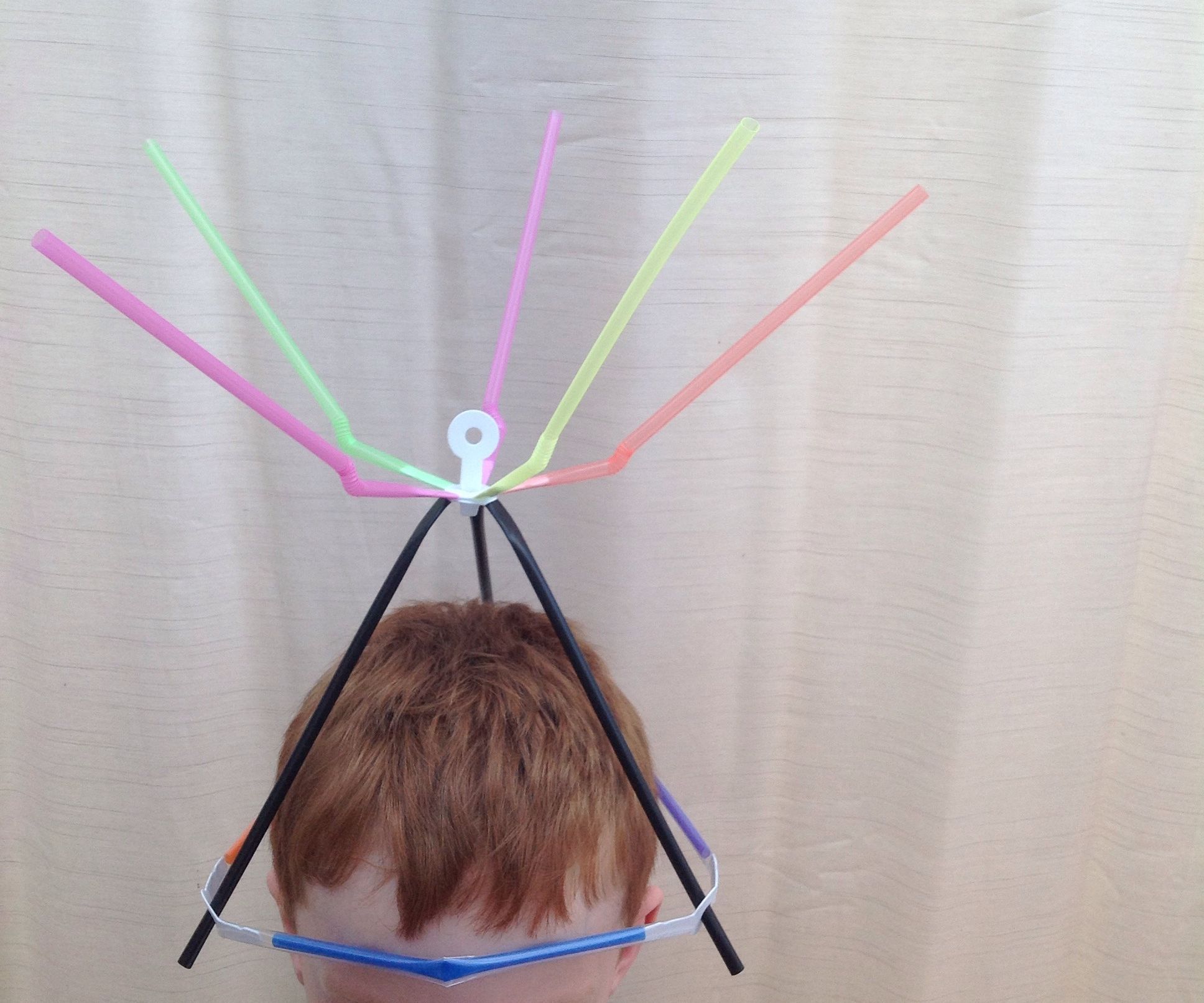 Strawbees Spinning Crazy Scientist Hat : 11 Steps - Instructables