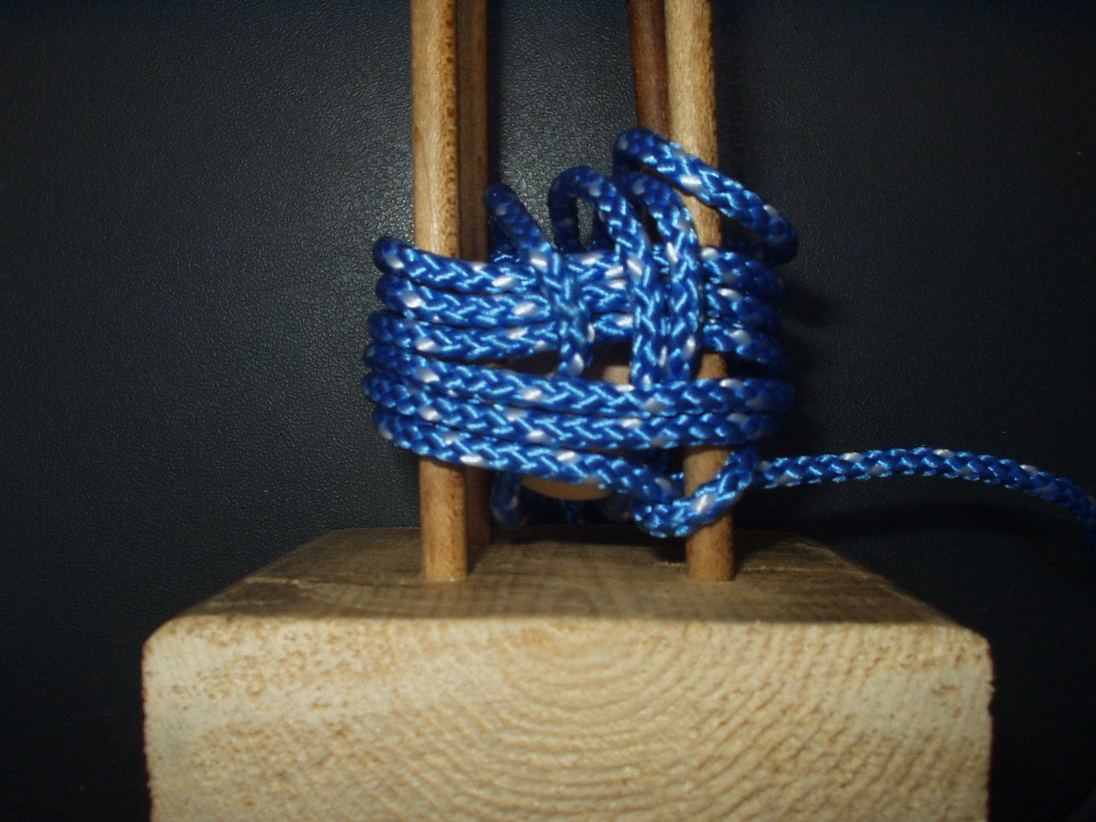 ABOK 2207 Split Faced Monkey Fist Knot : 9 Steps (with Pictures ...