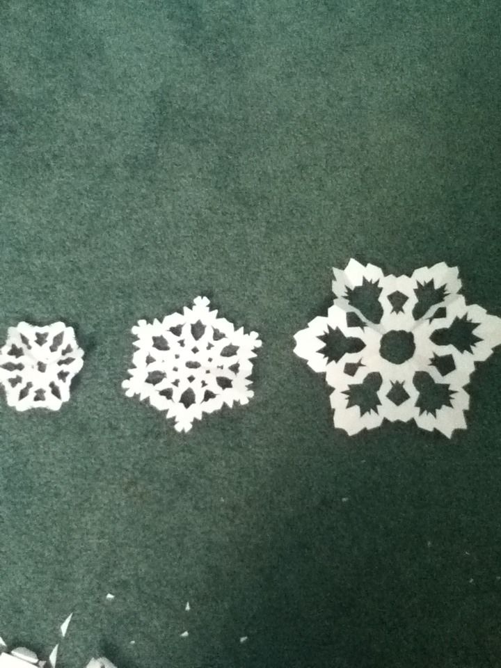 How to Make a 6 Pointed Paper Snowflake! : 8 Steps - Instructables