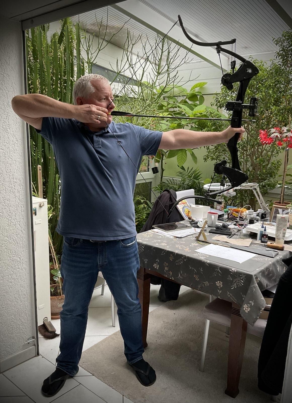 Oneida H250 Bow DIY Blackened Wood Handle : 5 Steps - Instructables