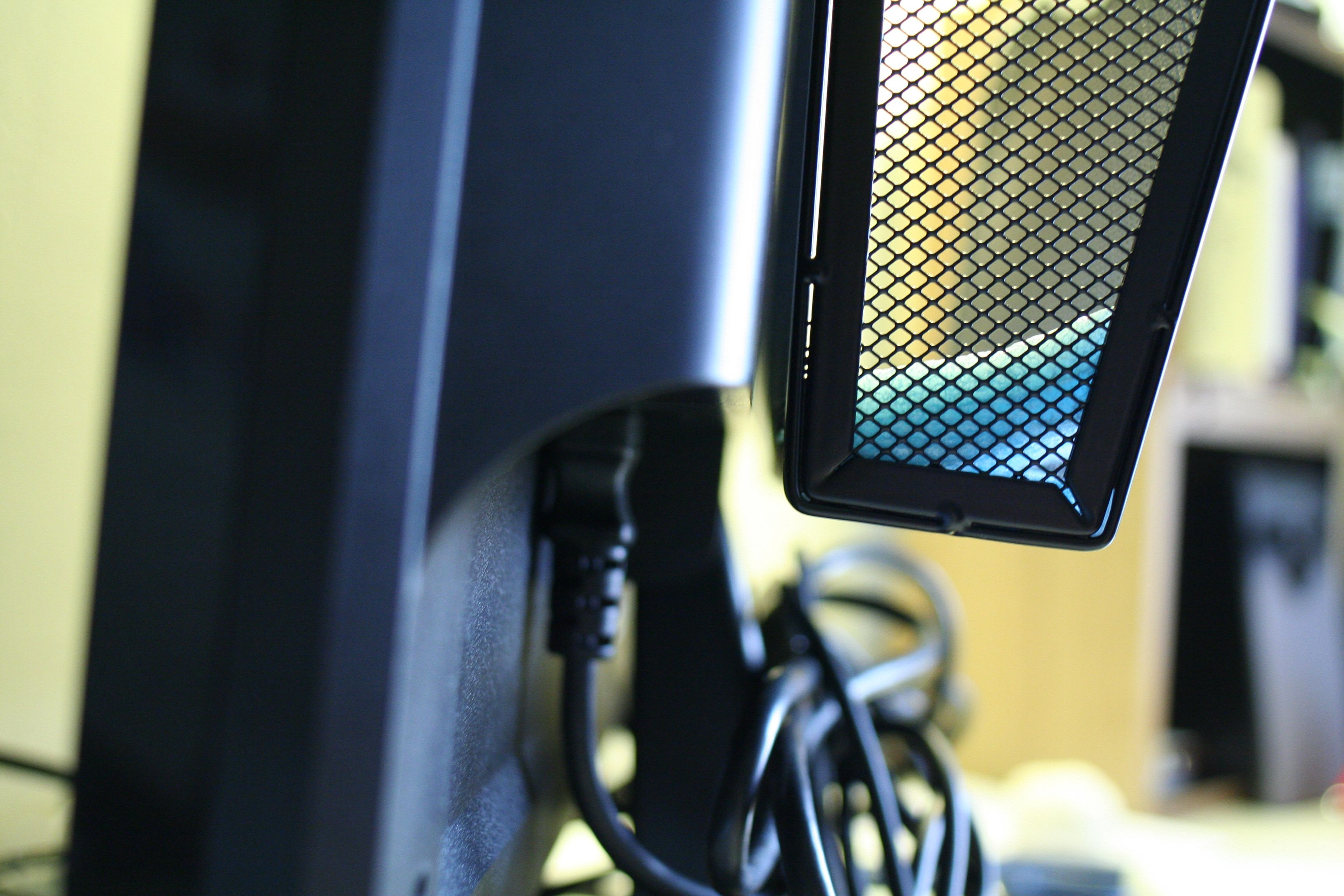 MacBook/iMac Rack Hack : 4 Steps - Instructables