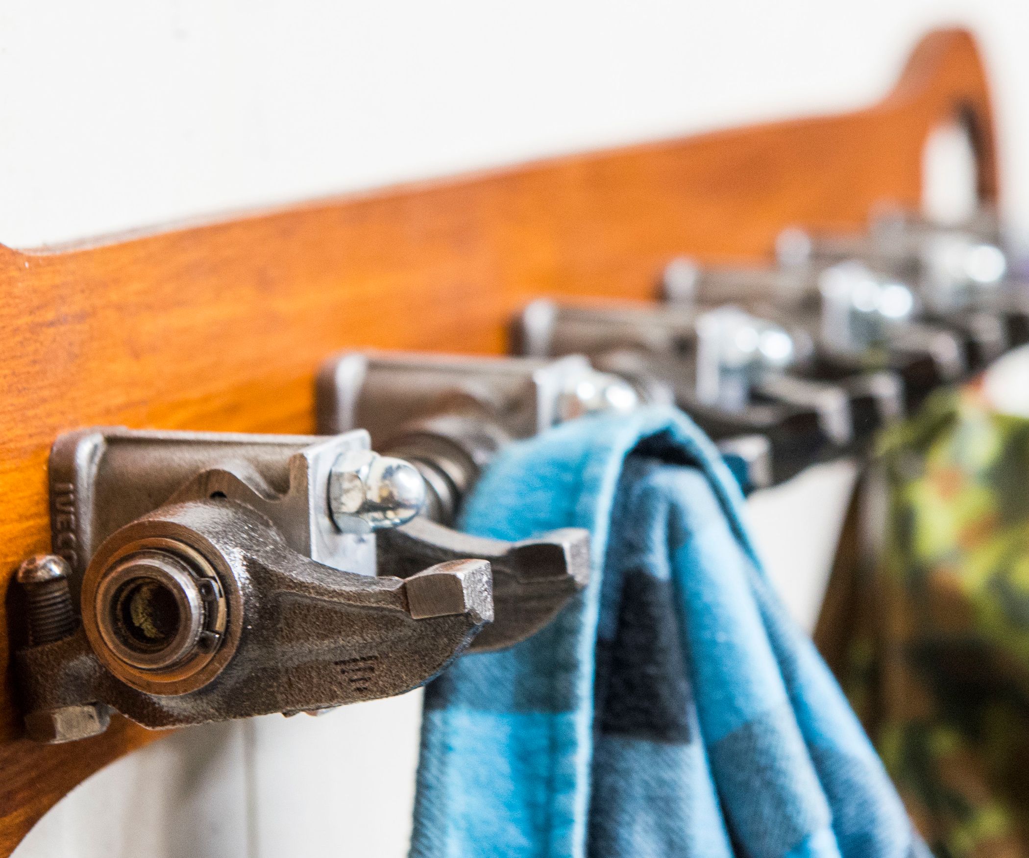 Rocker Arms Clothes Hanger : 7 Steps (with Pictures) - Instructables