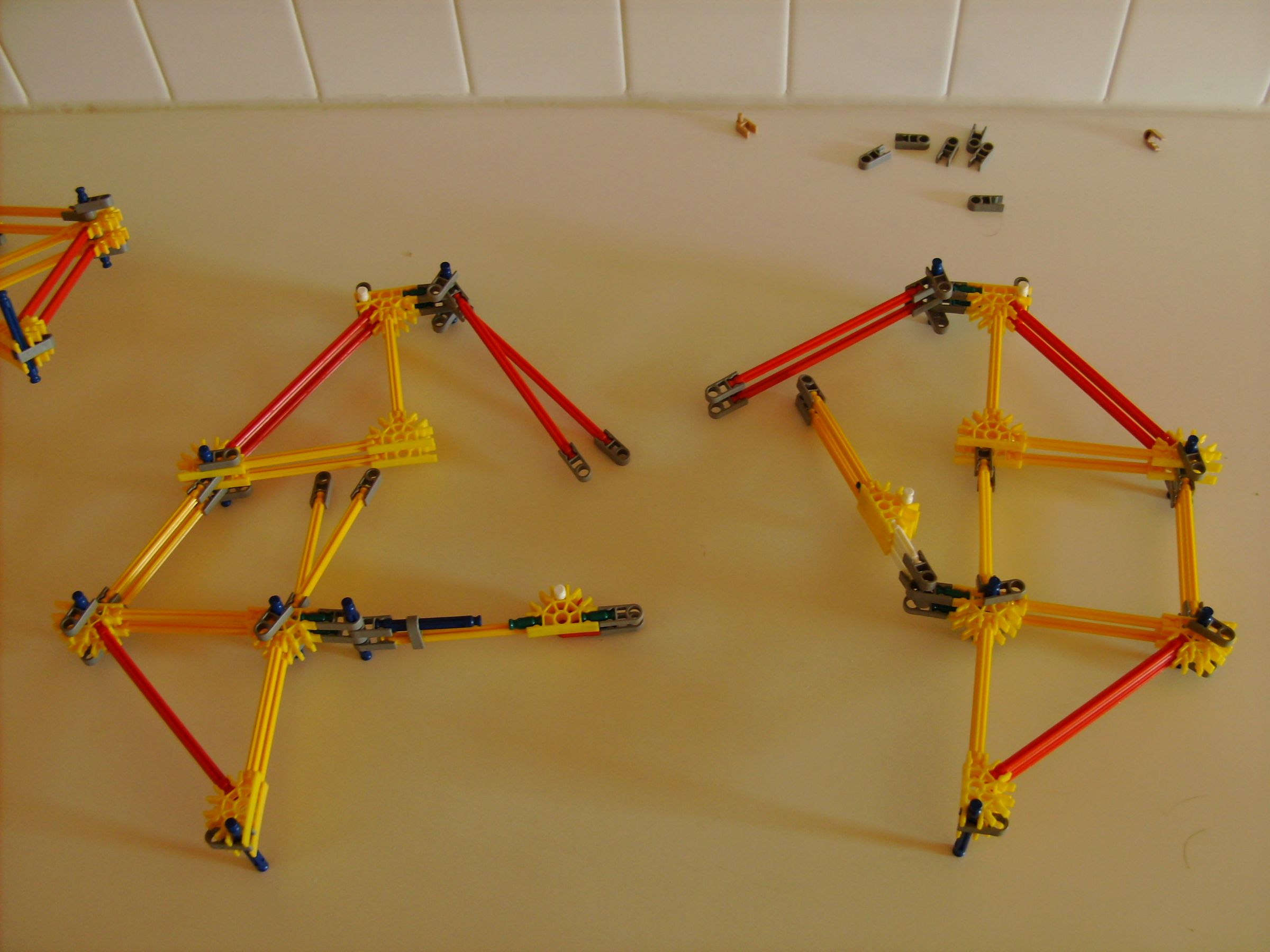 K'nex Strandbeest : 7 Steps (with Pictures) - Instructables