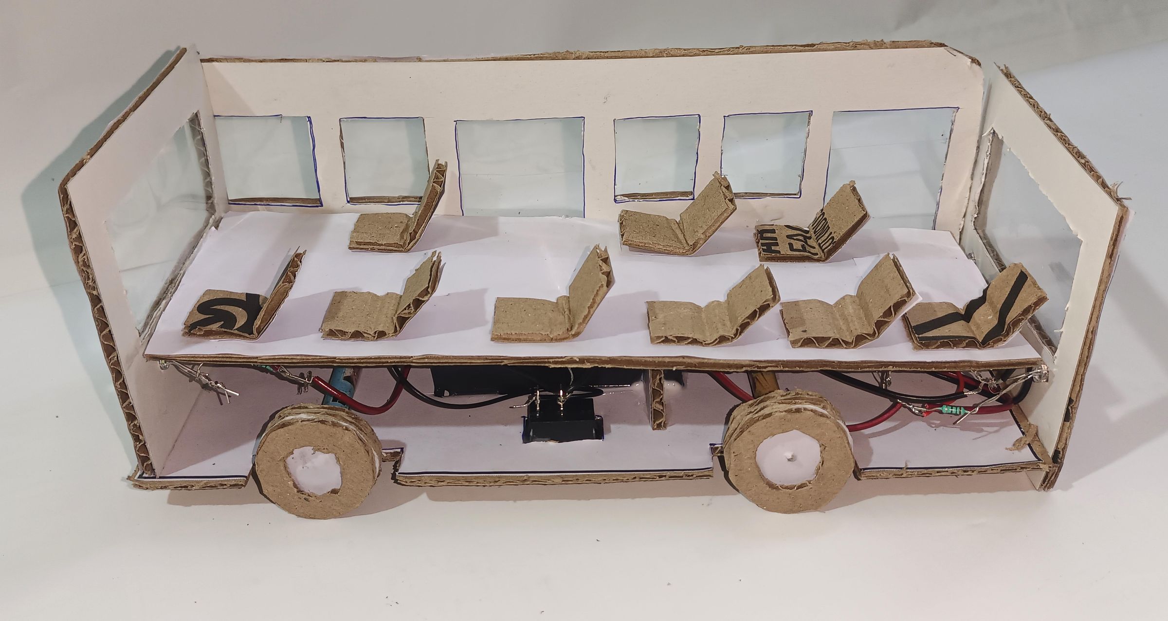 Cardboard Bus: Ride Into Imagination! : 11 Steps (with Pictures ...