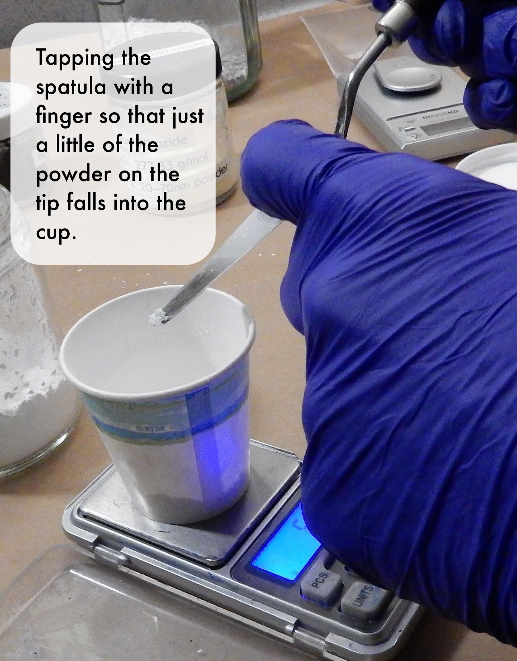 Weighing Small Quantities of Compounds With Digital Scales : 5 Steps ...
