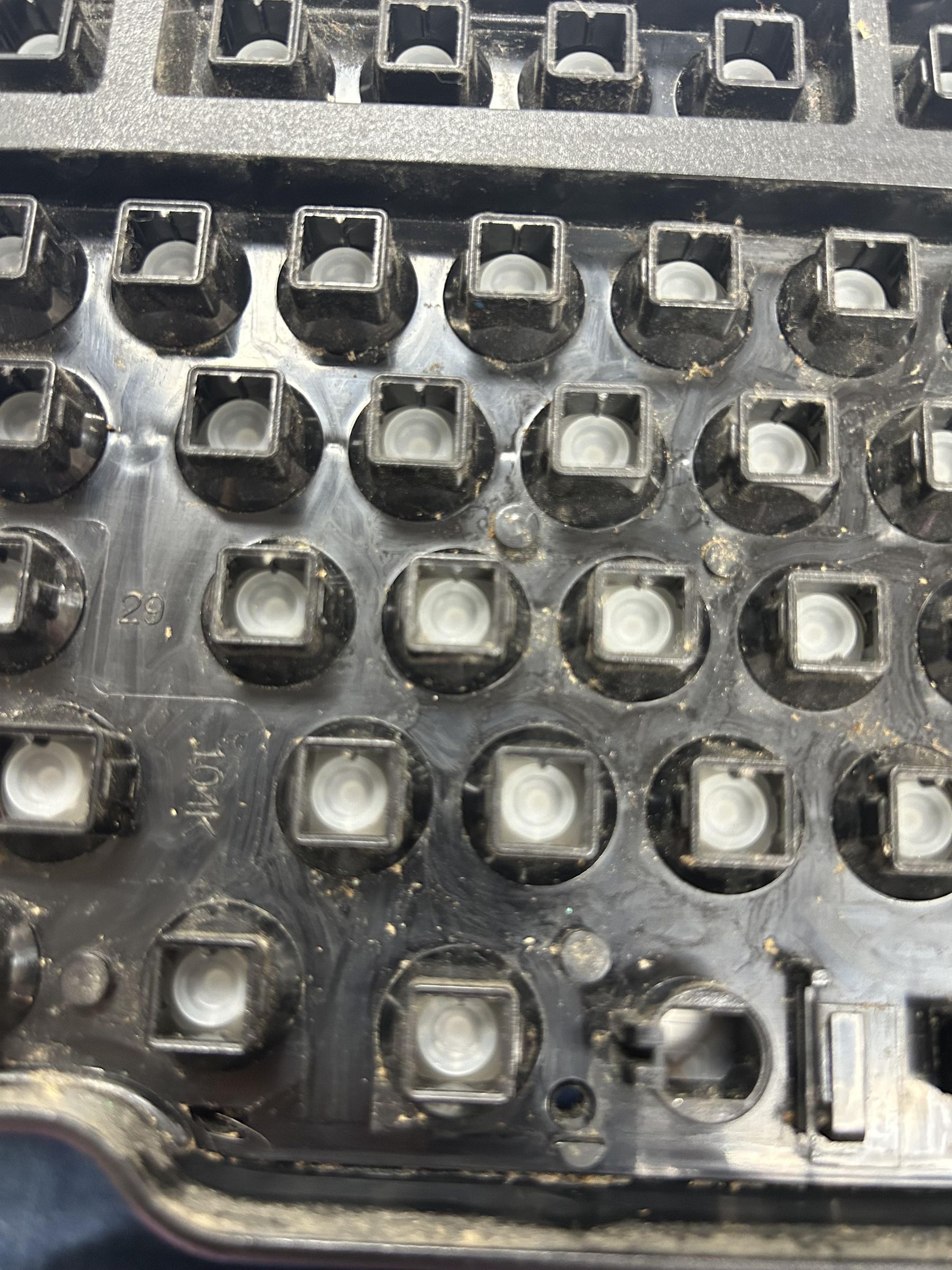 Cleaning Your Keyboard Safely : 7 Steps (with Pictures) - Instructables