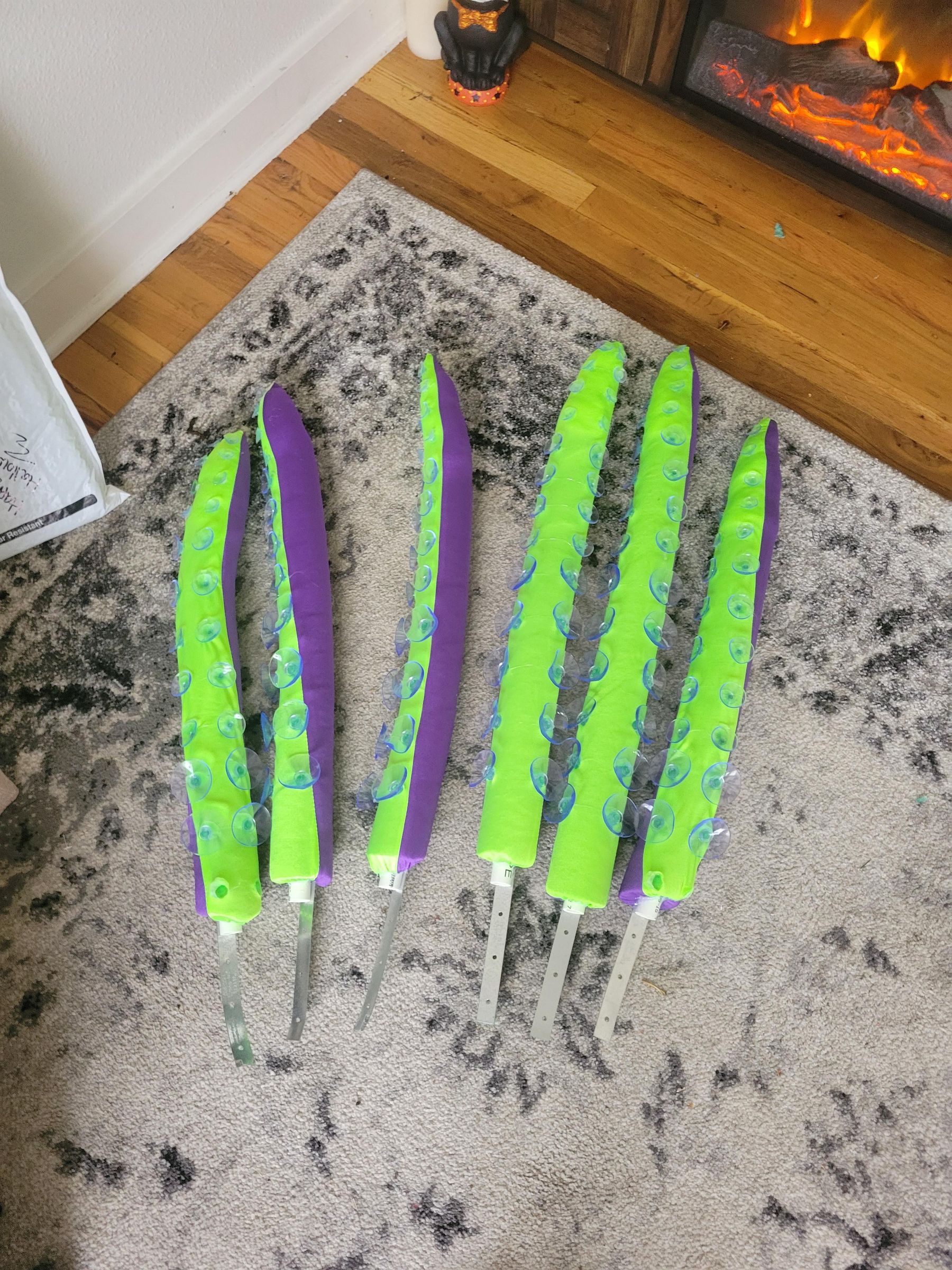 Cauldron of Cthulu - Moving Tentacle Prop : 6 Steps (with Pictures ...
