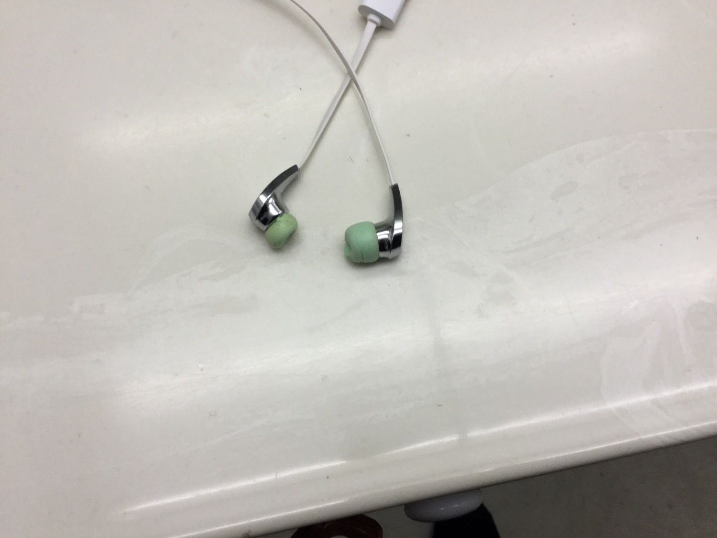 DIY Noise-Isolating Earbud Tips : 3 Steps - Instructables