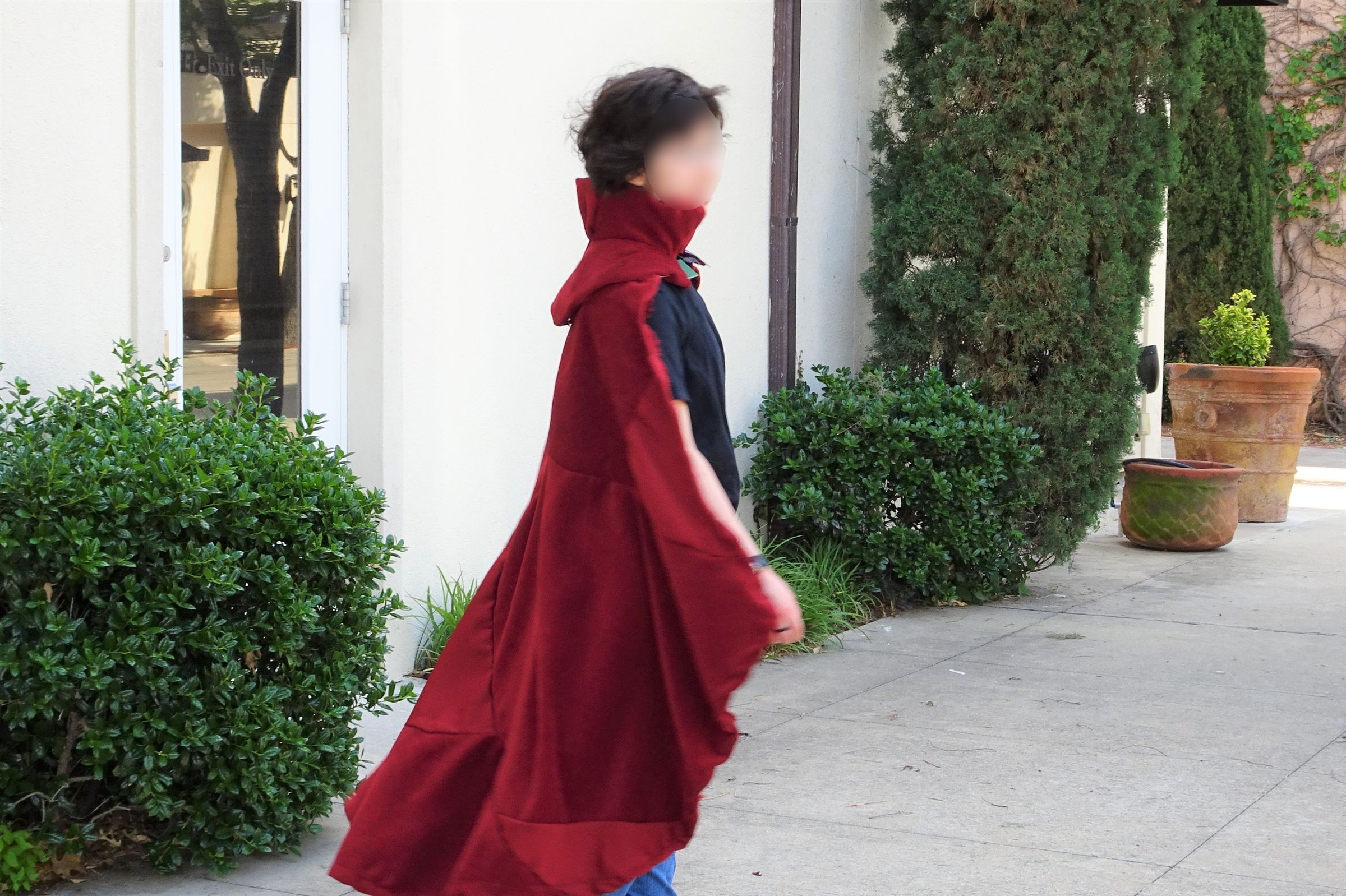 Moving Cloak of Levitation - V1 : 18 Steps (with Pictures) - Instructables