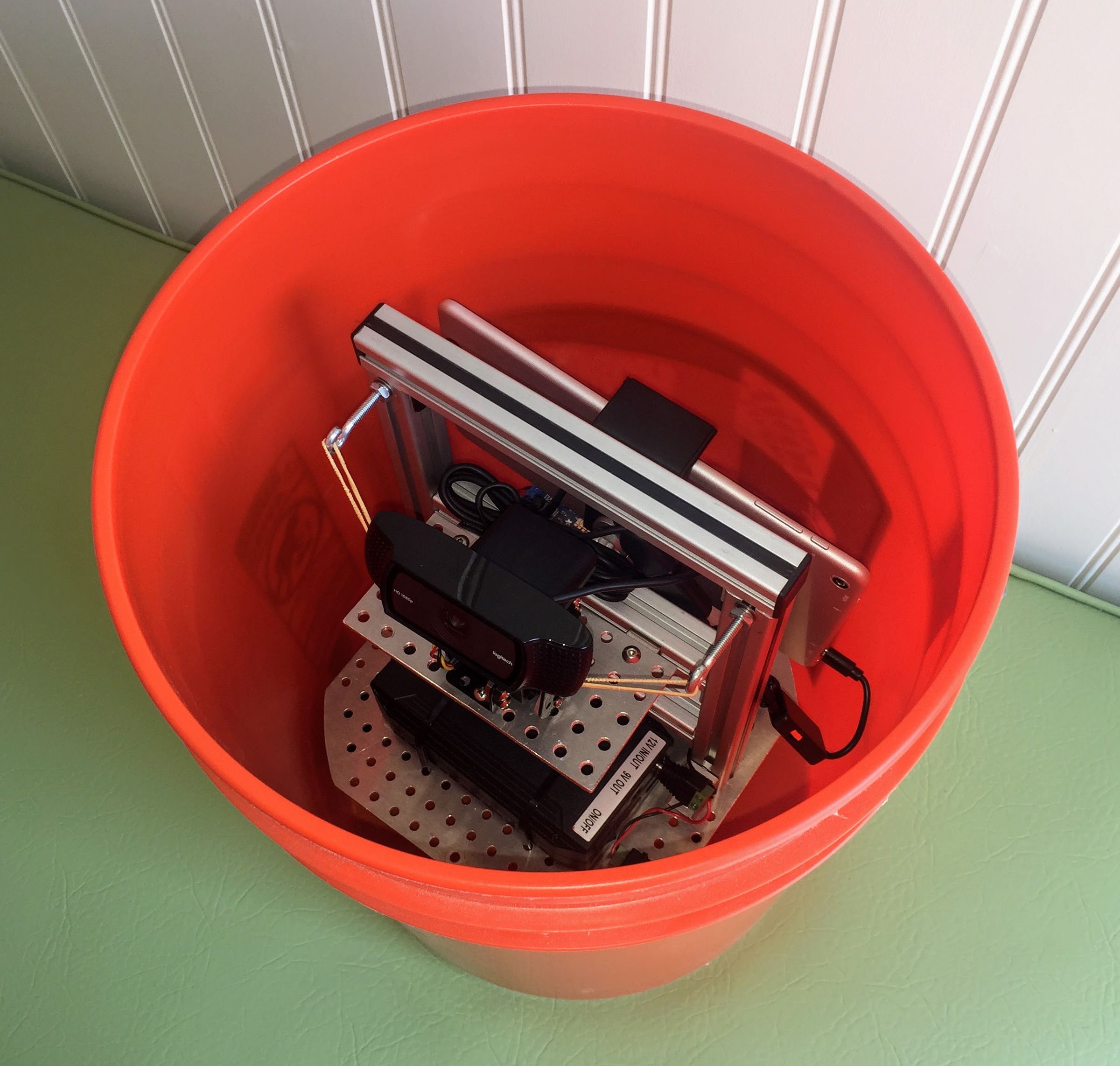 Bucket Bot 2 : 11 Steps (with Pictures) - Instructables
