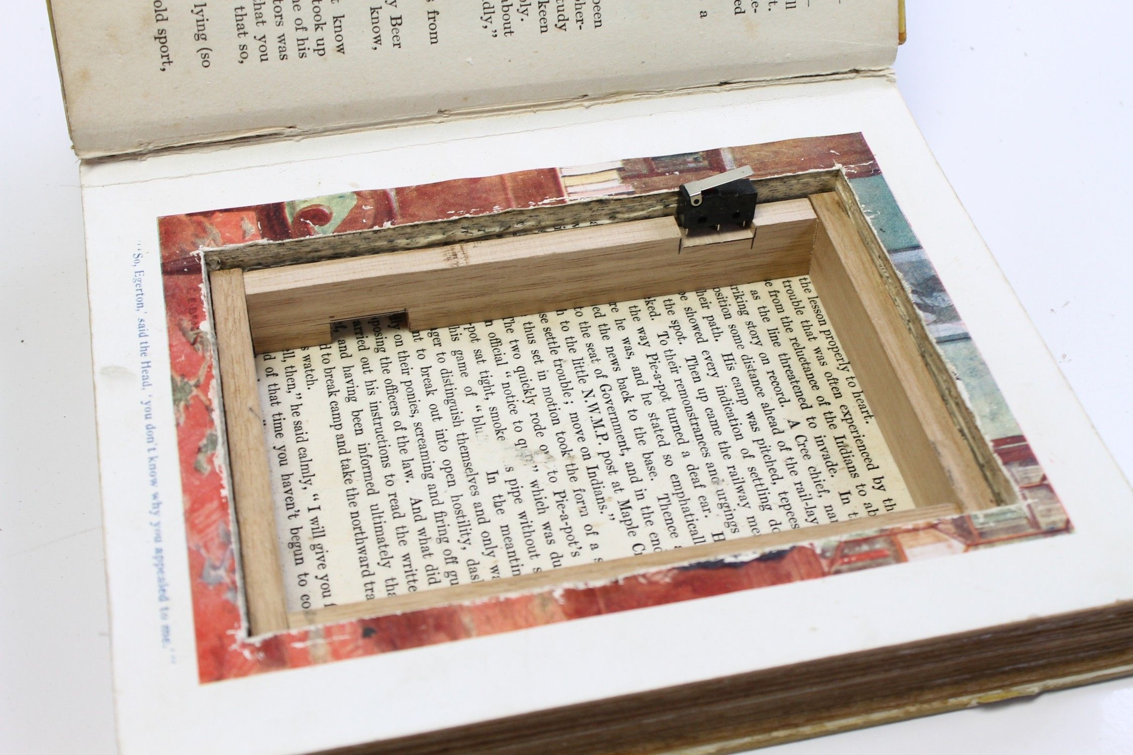 LED Book Light - Inside a Book! : 10 Steps (with Pictures) - Instructables