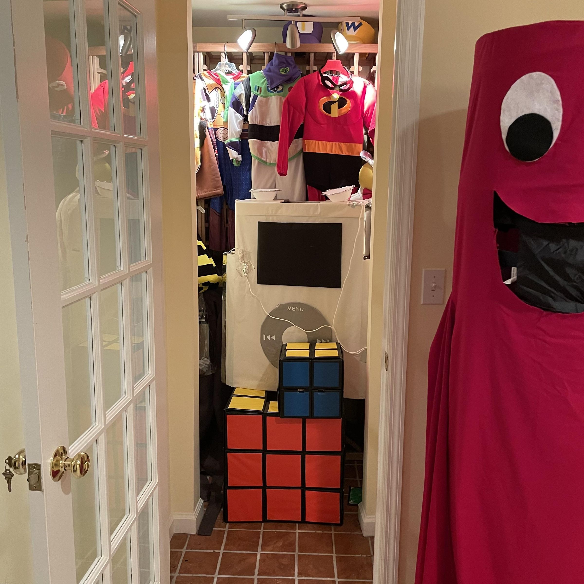 Halloween Costume Museum : 3 Steps - Instructables